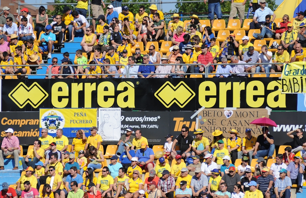 El Club premia con una entrada a los abonados que asistieron al partido ... El Club premia con una entrada a los abonados que asistieron al partido ...