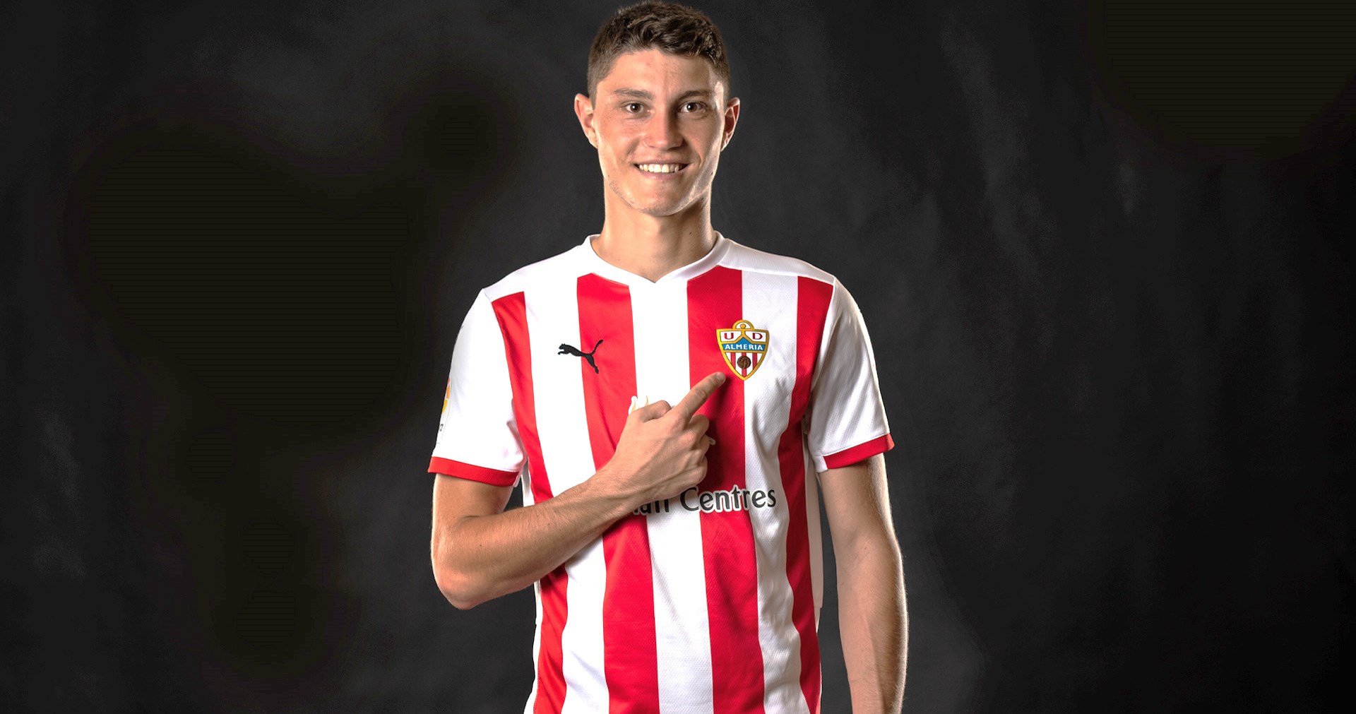 Jorge Cuenca, un central sobrio y de envergadura para el Almería | UD ...