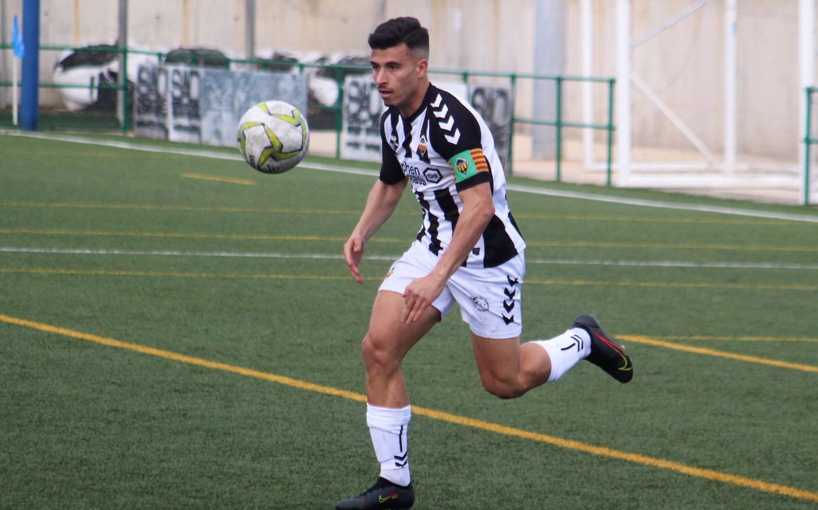 Aarón Romero, lateral izquierdo procedente del Castellón, llega al filial | UD Almeria | Web Oficial