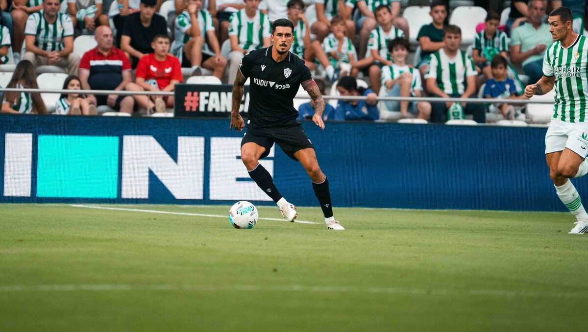 Chumi takes positive step forward in injury recovery | UD Almeria | Web ...