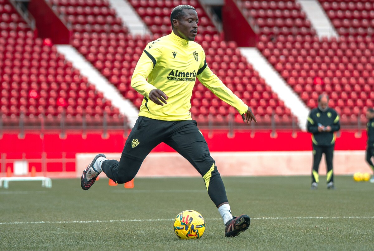 Lopy sidelined with muscle injury | UD Almeria | Web Oficial