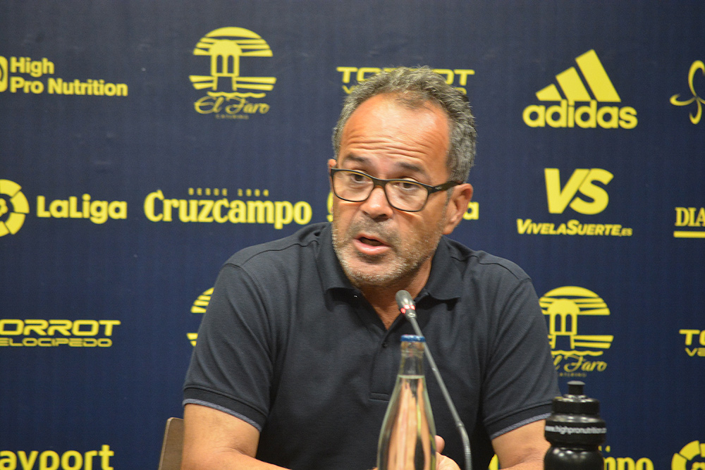 Cervera se mostró muy serio al valorar el resultado | Cádiz Club de ...