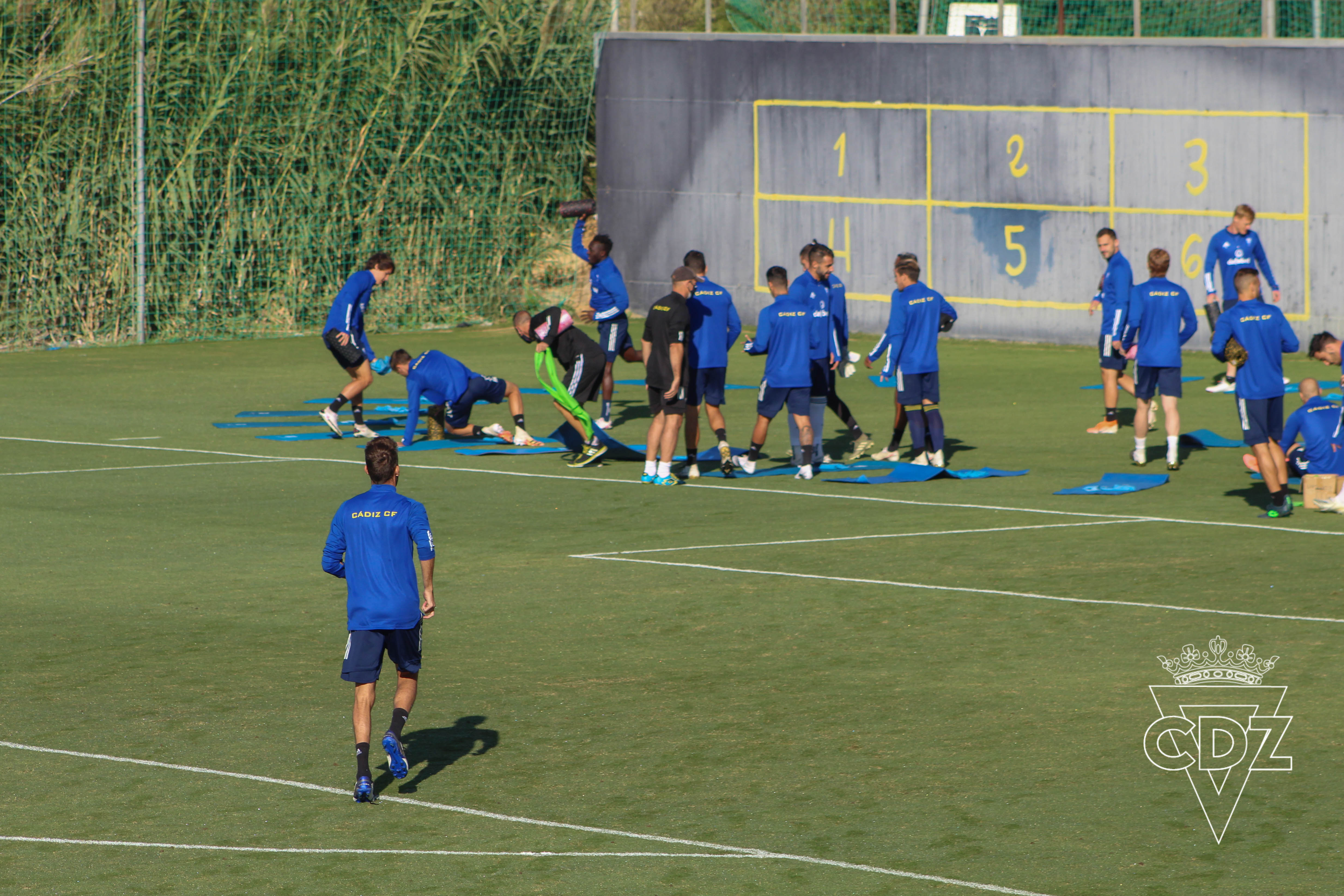 Penúltimo entrenamiento antes de viajar a Valdebebas | Cádiz Club de ...