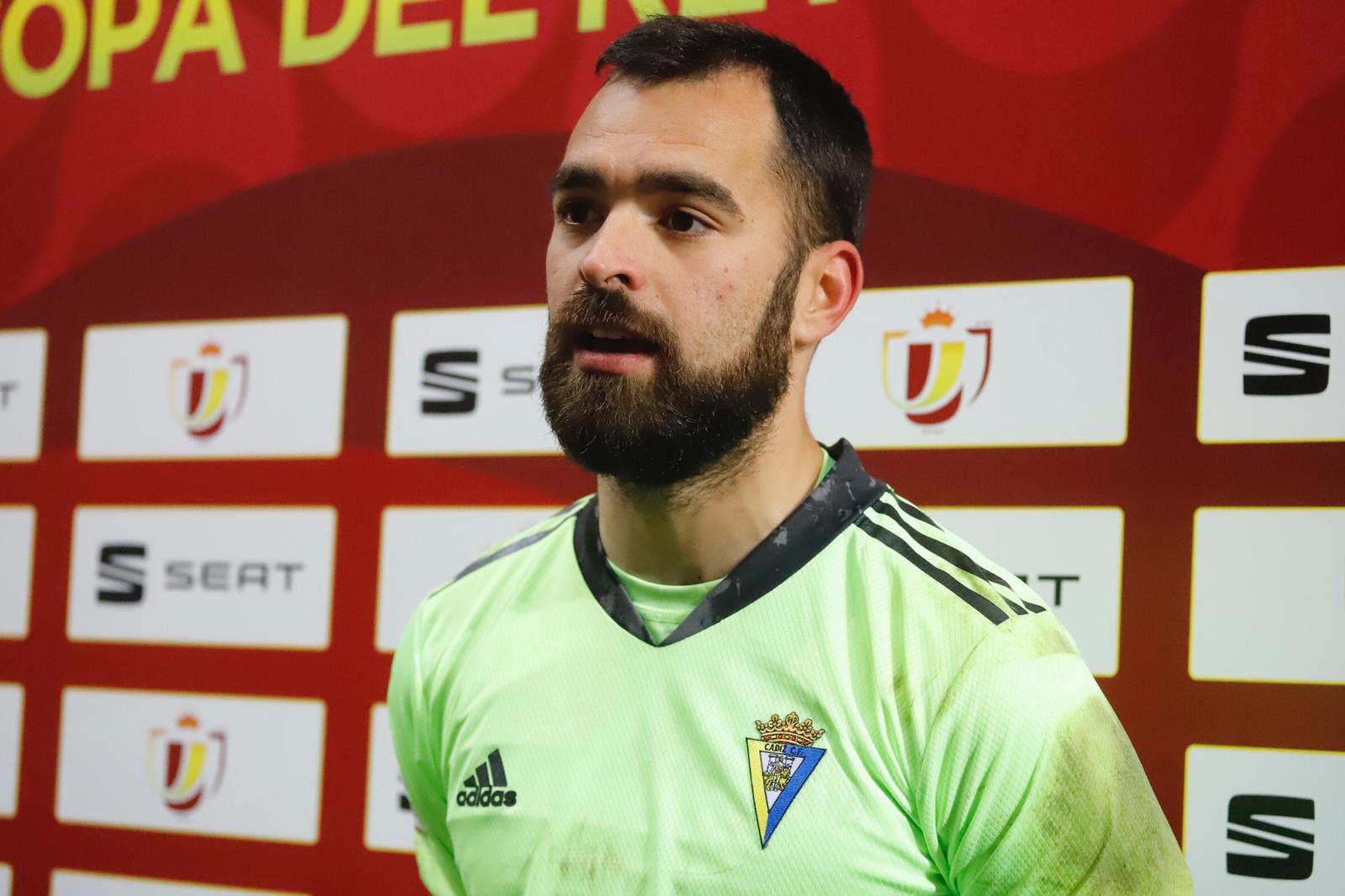 David Gil, feliz por ayudar al equipo en la tanda de penaltis | Cádiz ...