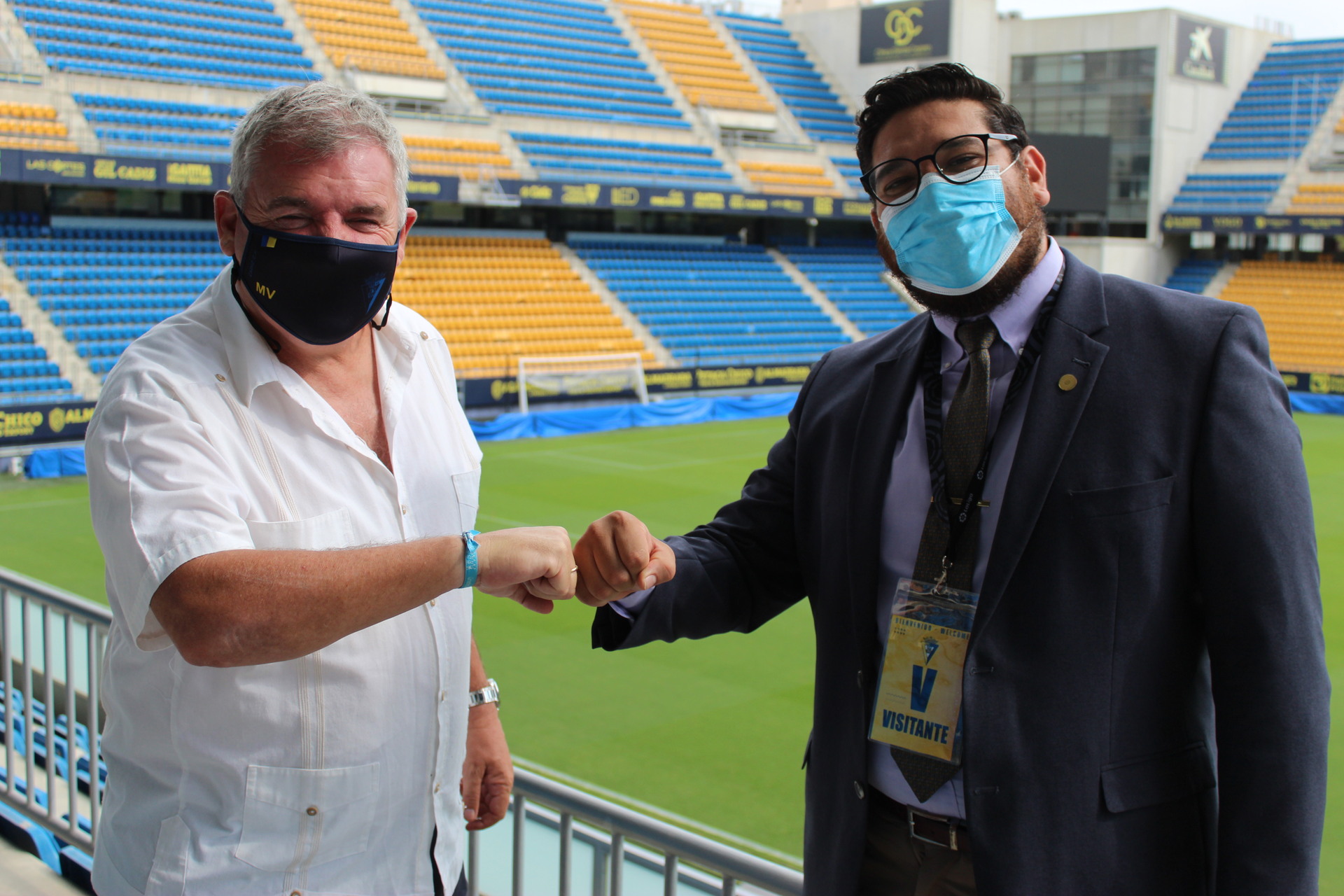 Visita institucional del cónsul de El Salvador al Cádiz CF | Cádiz Club ...