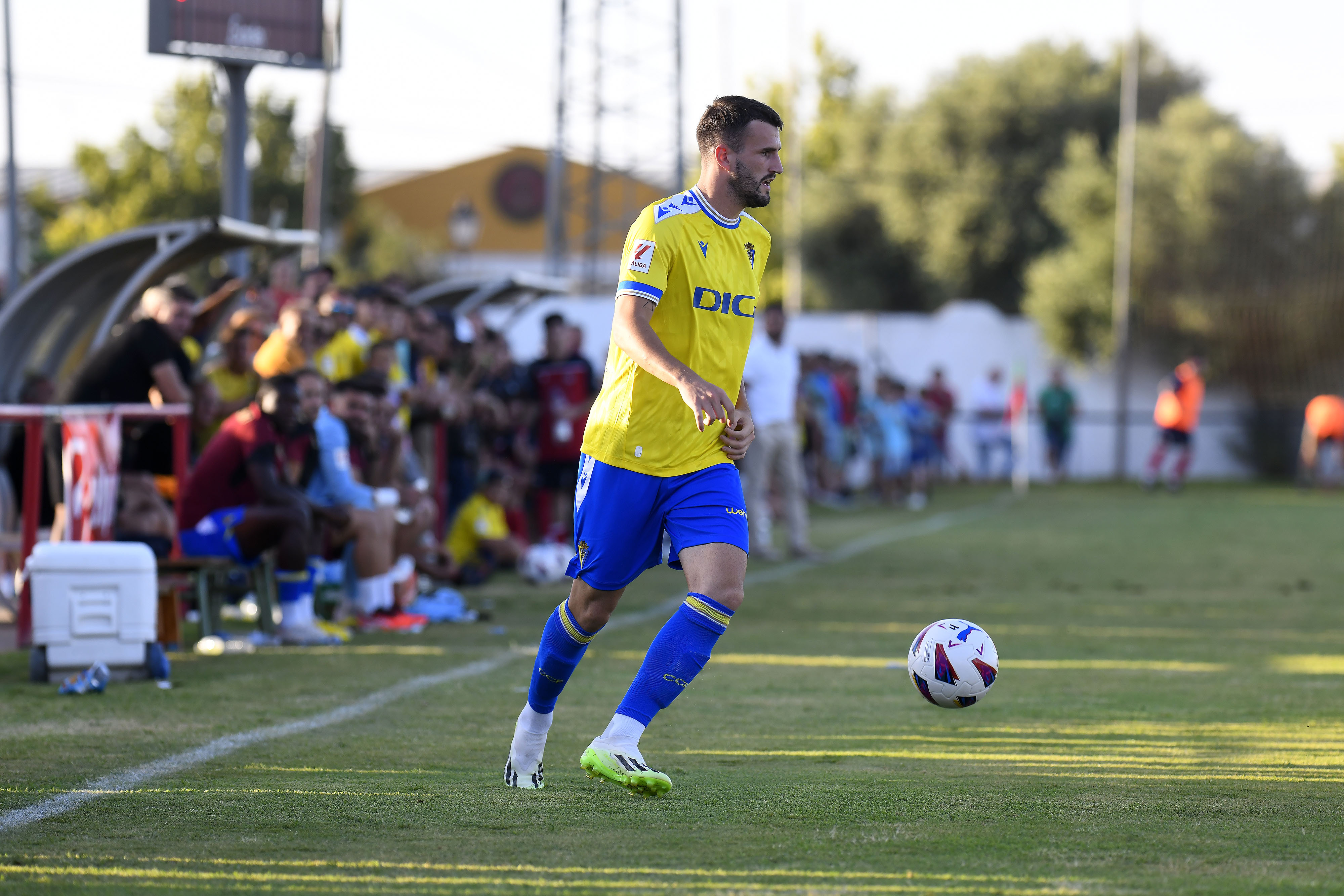Acuerdo con el Estoril para el traspaso de Raúl Parra | Cádiz Club de ...