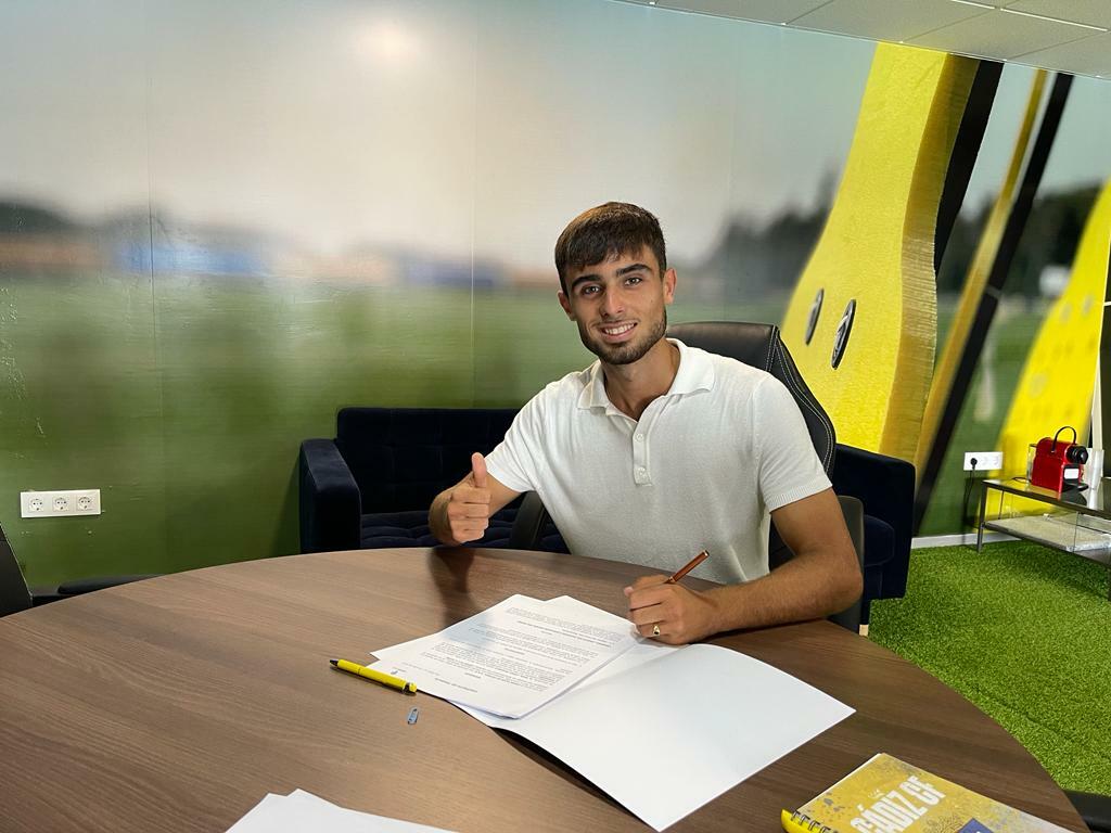 Raúl López amplía su compromiso con el club hasta 2026 | Cádiz Club de ...