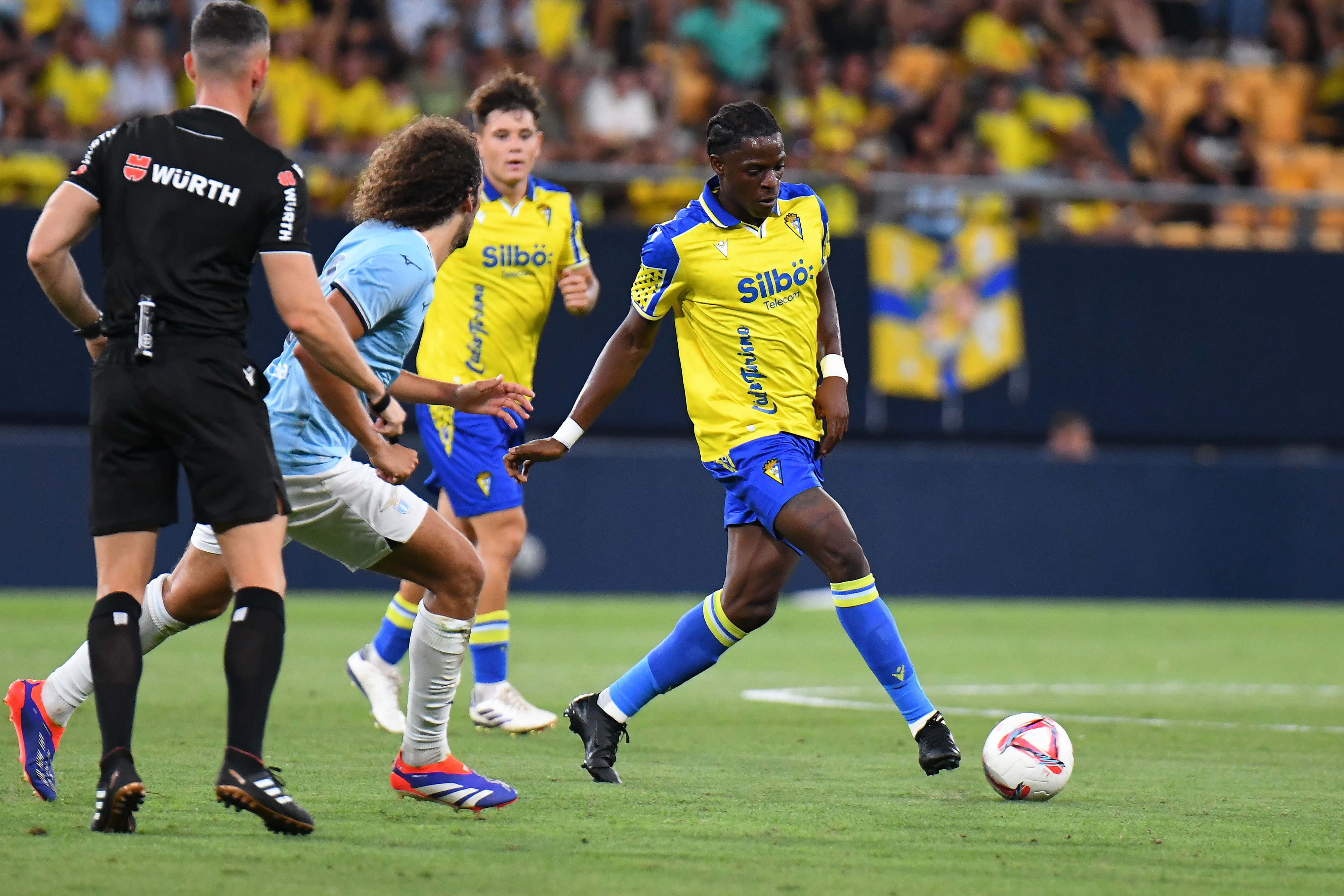 OFICIAL | Acuerdo con el Villarreal para el traspaso de Etta Eyong ...