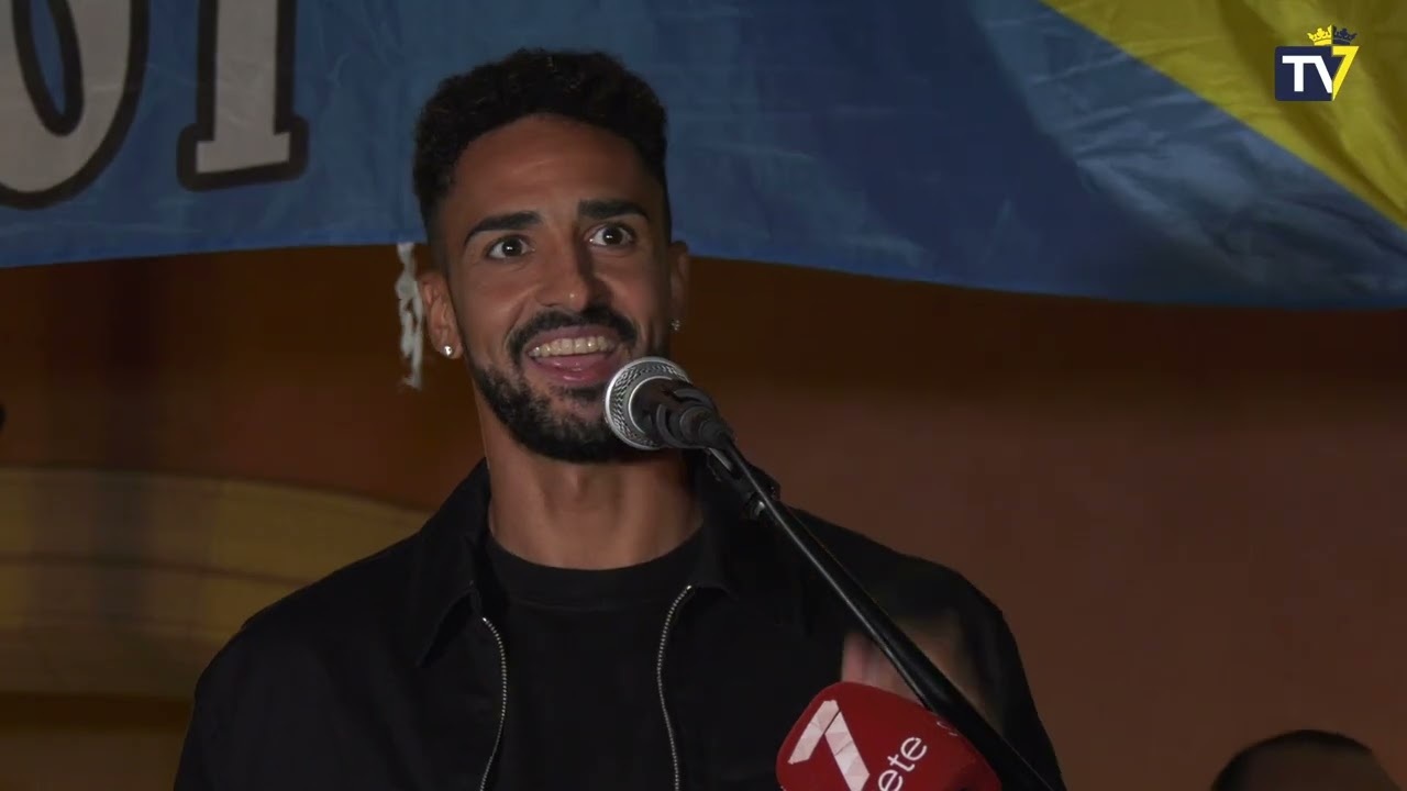 Chris Ramos recibe el XXII Trofeo Camaleón de Rota | Cádiz Club de ...