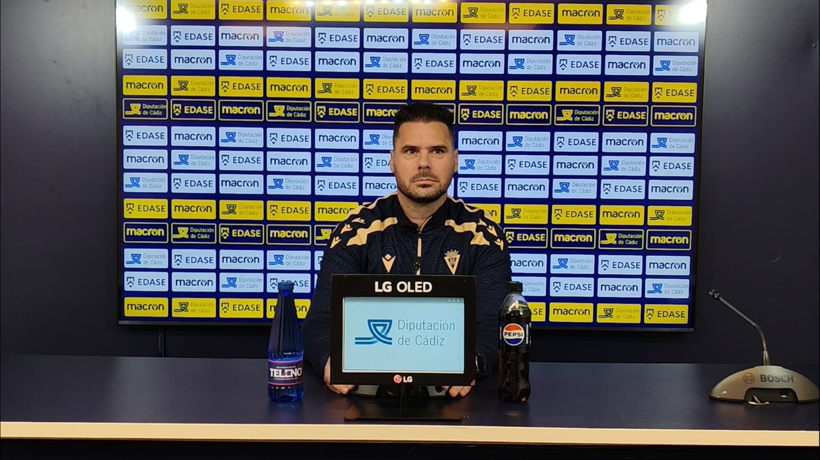 Javi Navarro: "Debemos mantener nuestra identidad ante un Almería muy ...