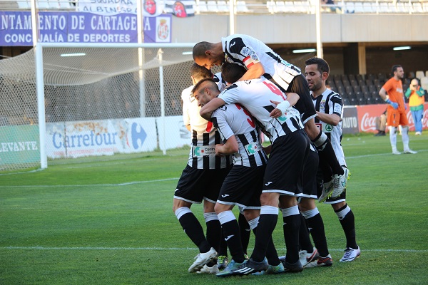 El FC Cartagena se reencuentra con la victoria (1-0) gracias a un ...