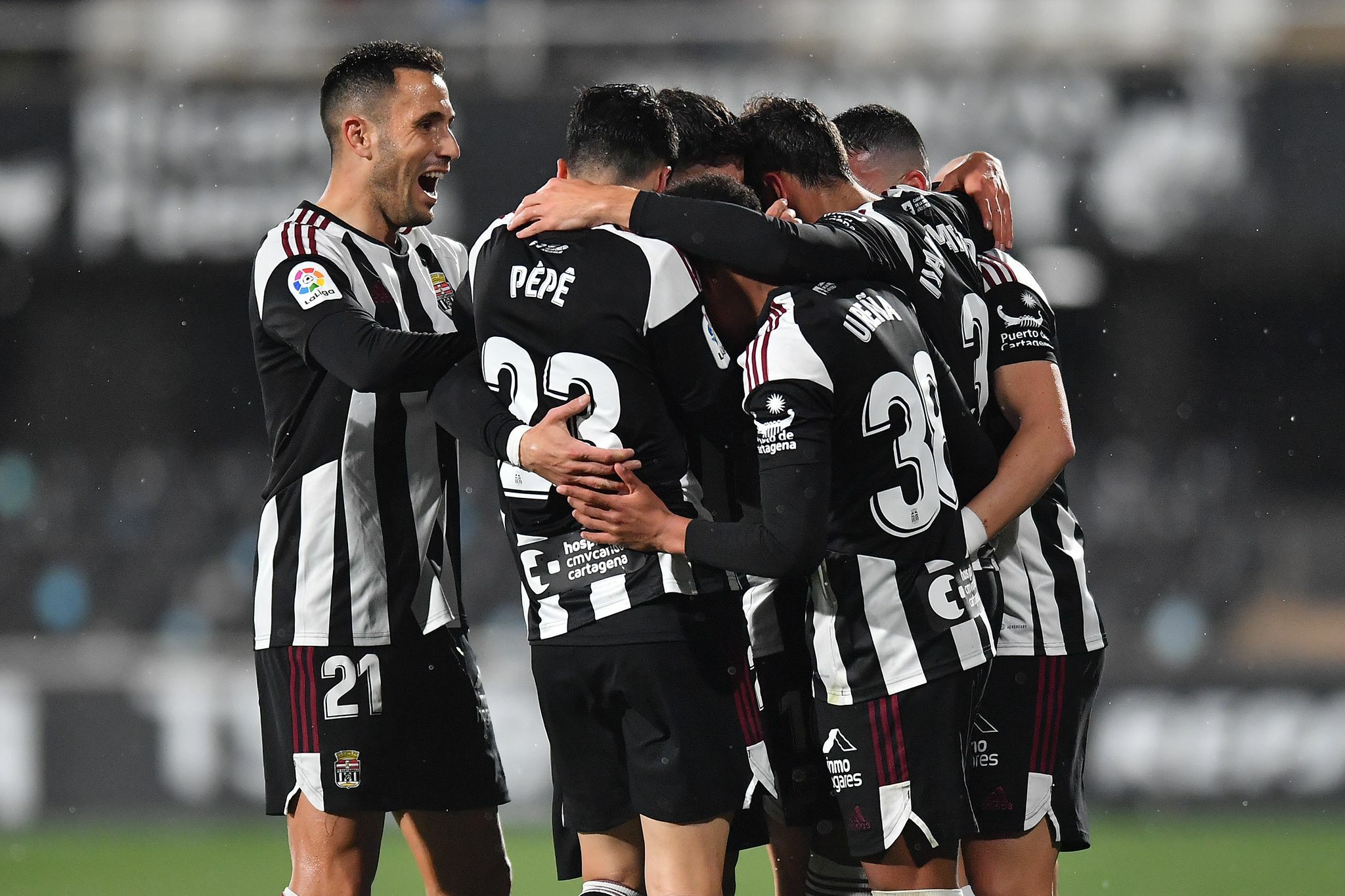 El Efesé vuelve a celebrar una victoria con su afición (2-1) | FC ...