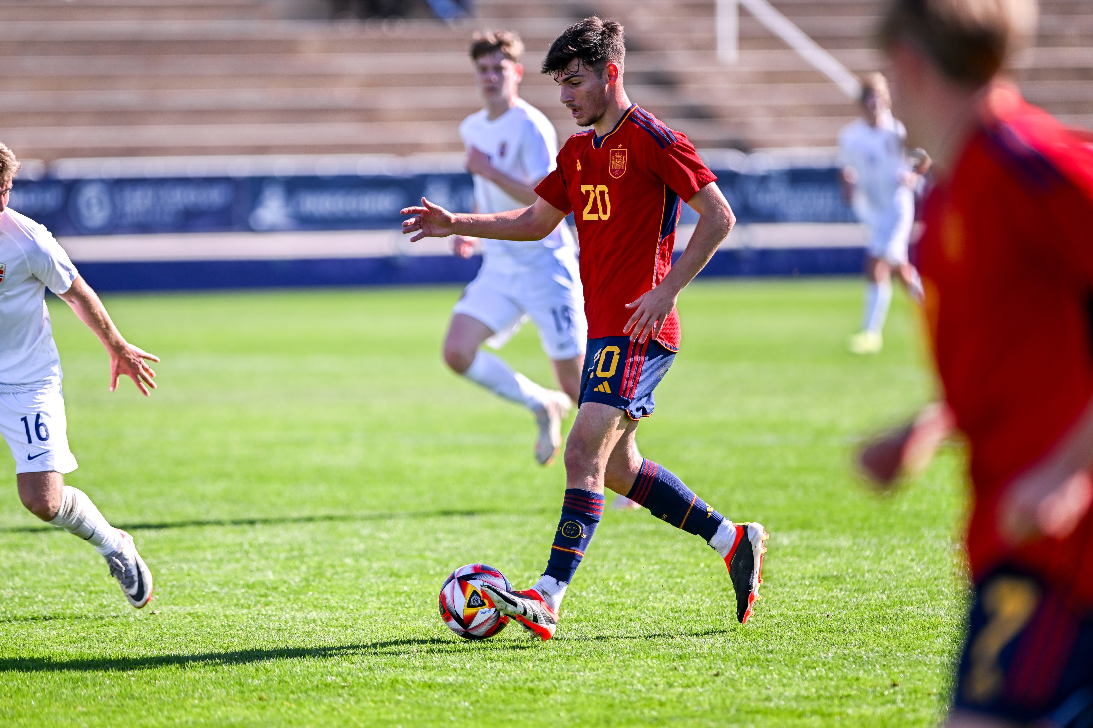 PROTAGONISTA | Rodri Mendoza brilla con la Selección Sub-19 | Elche CF | Web Oficial