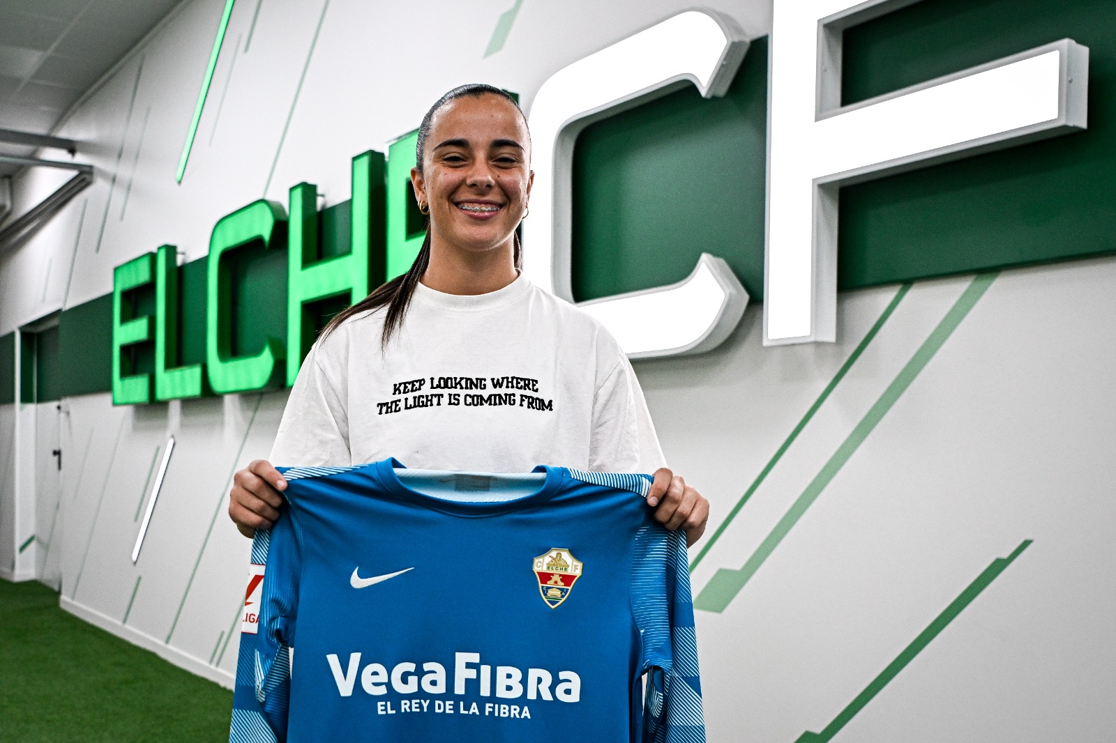 María Rocamora seguirá defendiendo la portería del Elche CFF | Elche CF ...