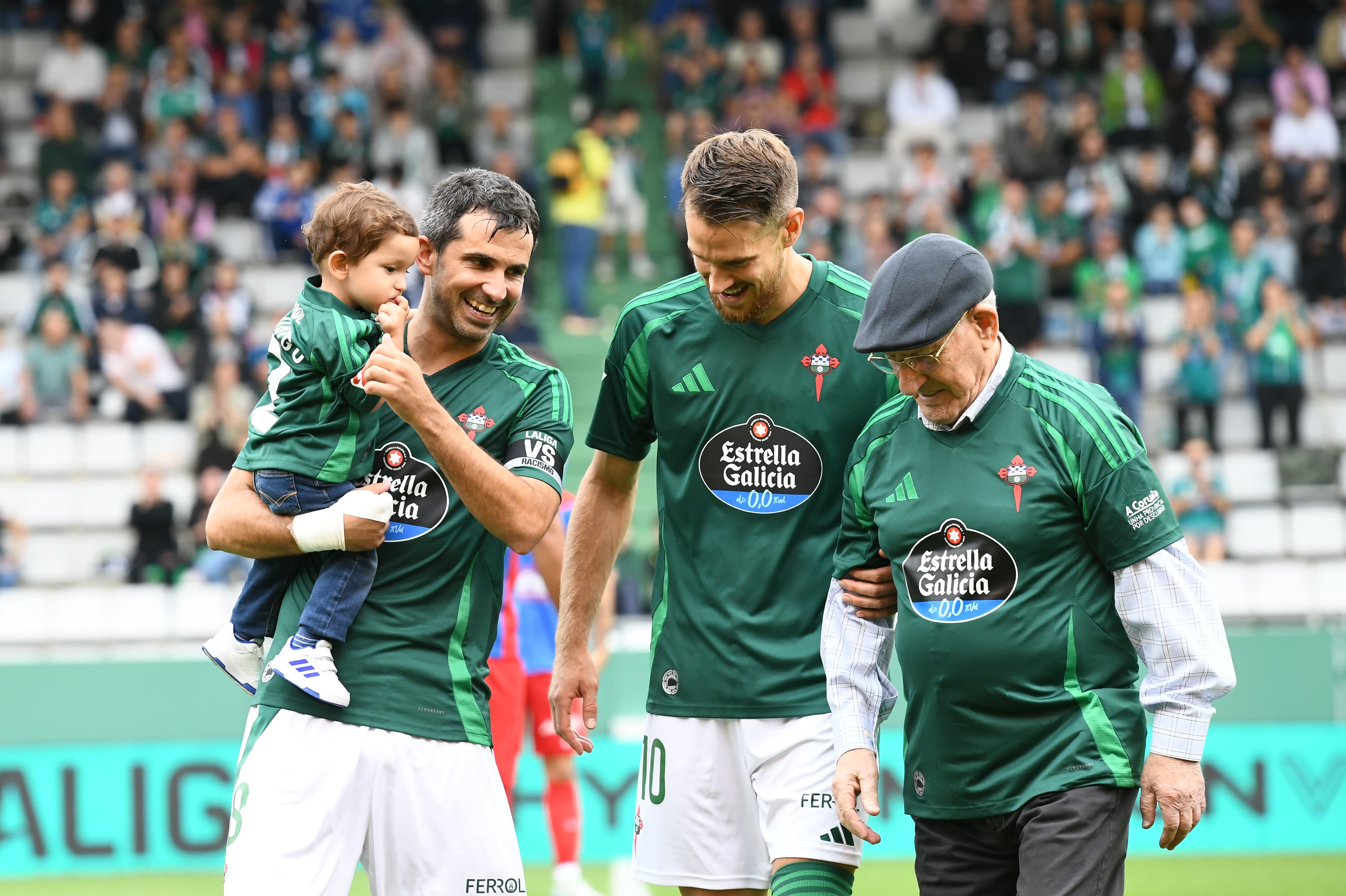 Saque de honor con motivo del 105 aniversario del Racing Club Ferrol ...