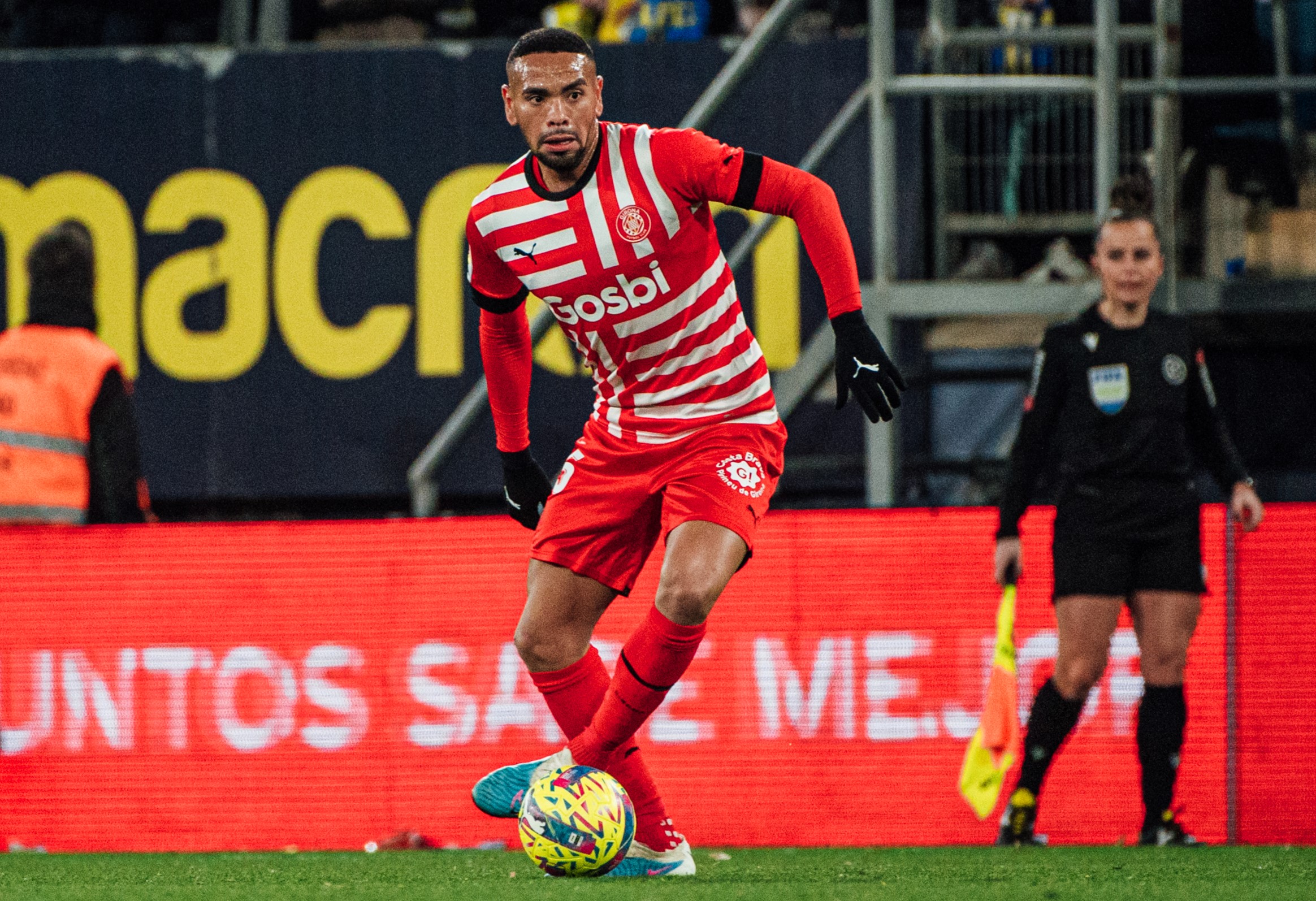 Callens, traspasado al AEK de Atenas | Girona FC | Web Oficial