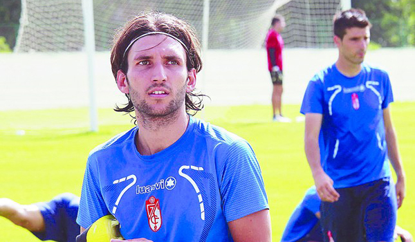 Alex Bernal se traspasa al Huesca | Granada CF | Web Oficial