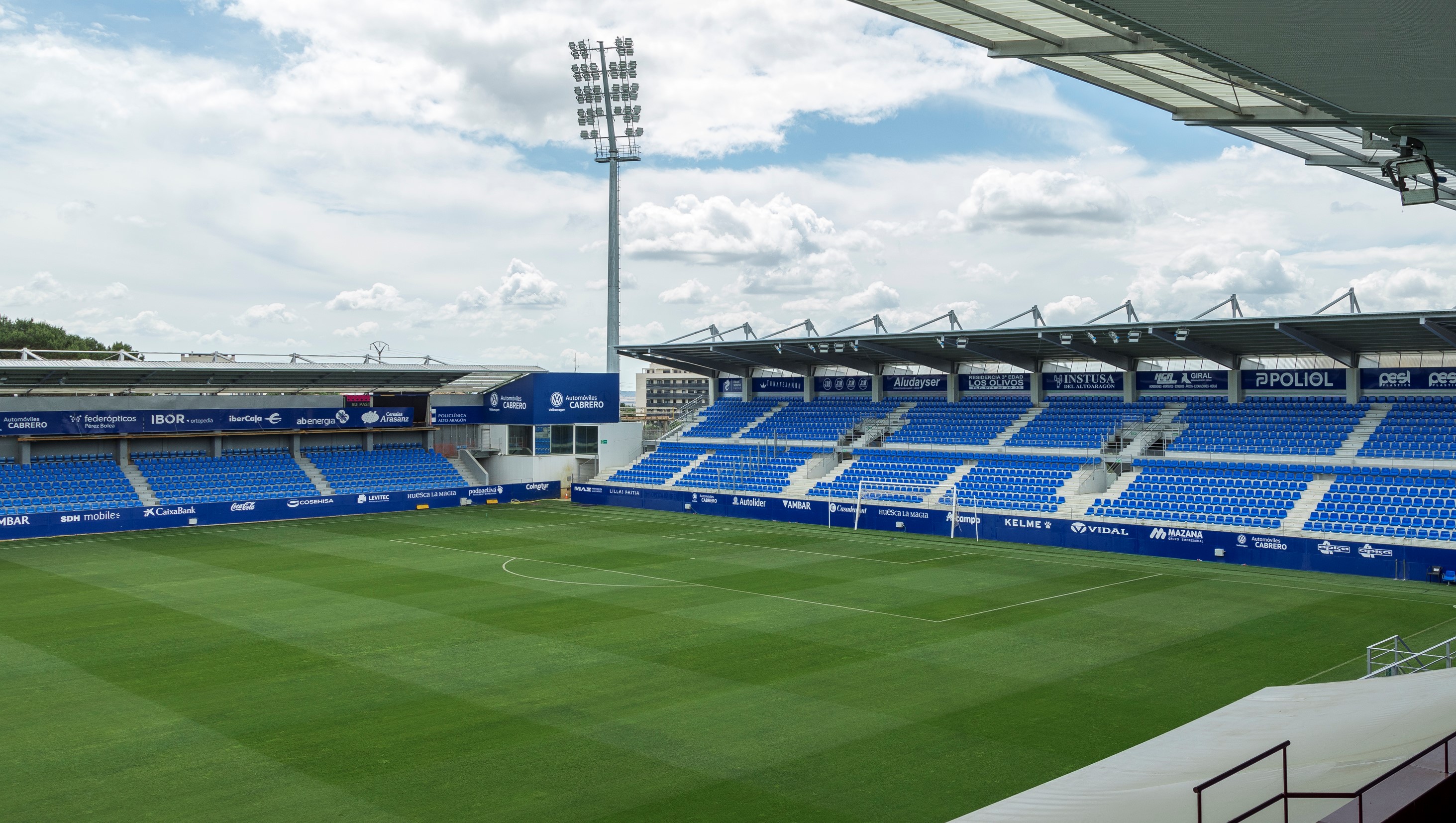 Estadio de El Alcoraz | Page 47 | SkyscraperCity Forum
