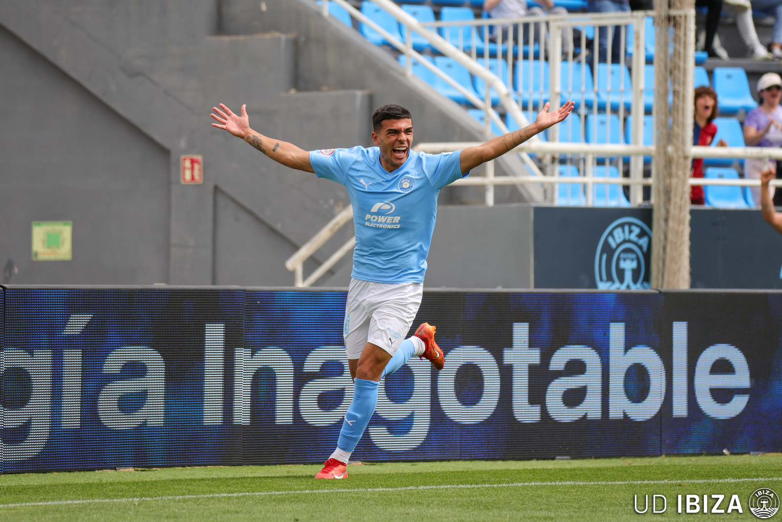 COMUNICADO OFICIAL: Roberto Arroyo | Ibiza UD | Web Oficial
