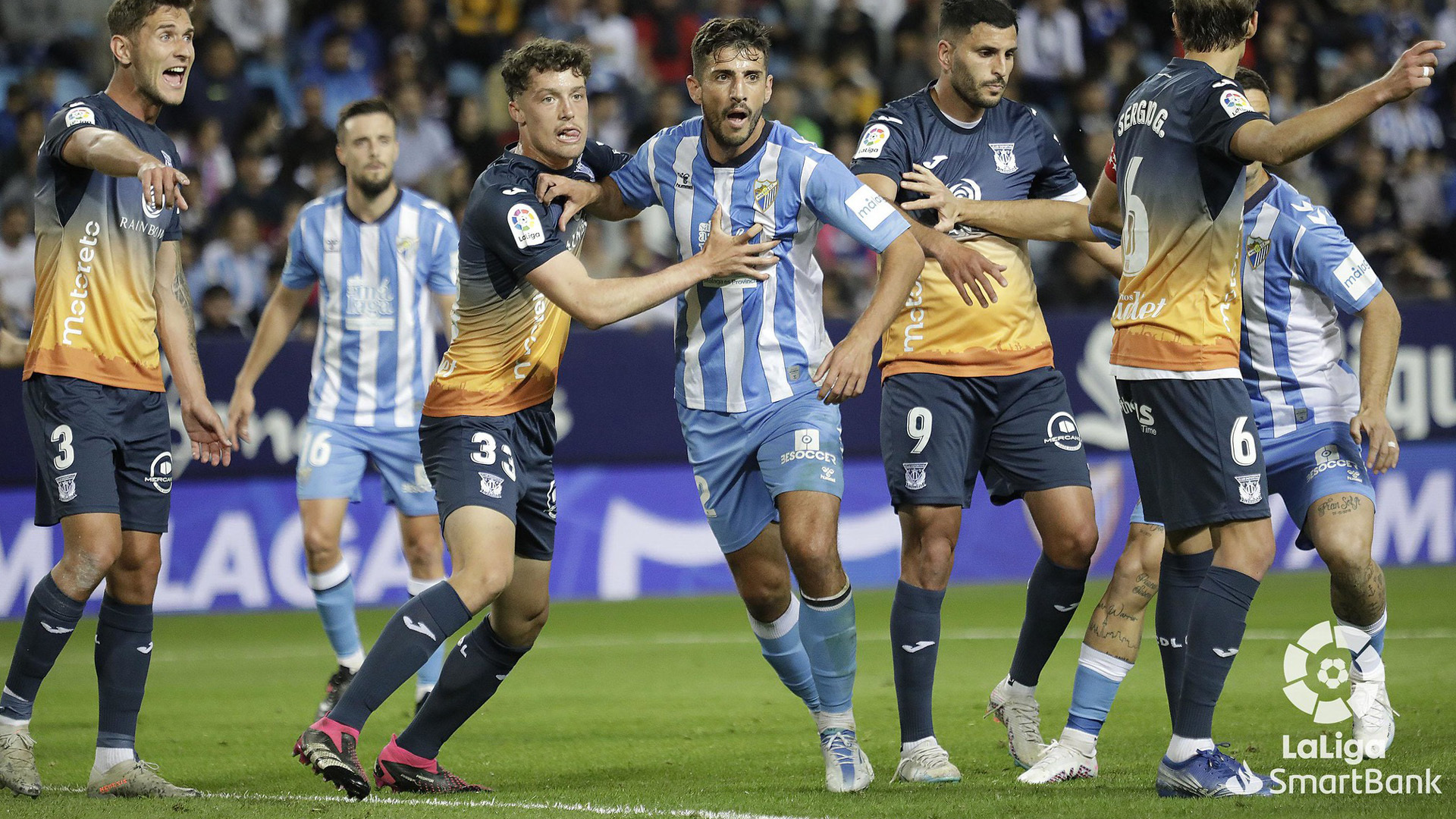 El canterano Lalo Aguilar debuta en LaLiga con el primer equipo | C.D ...