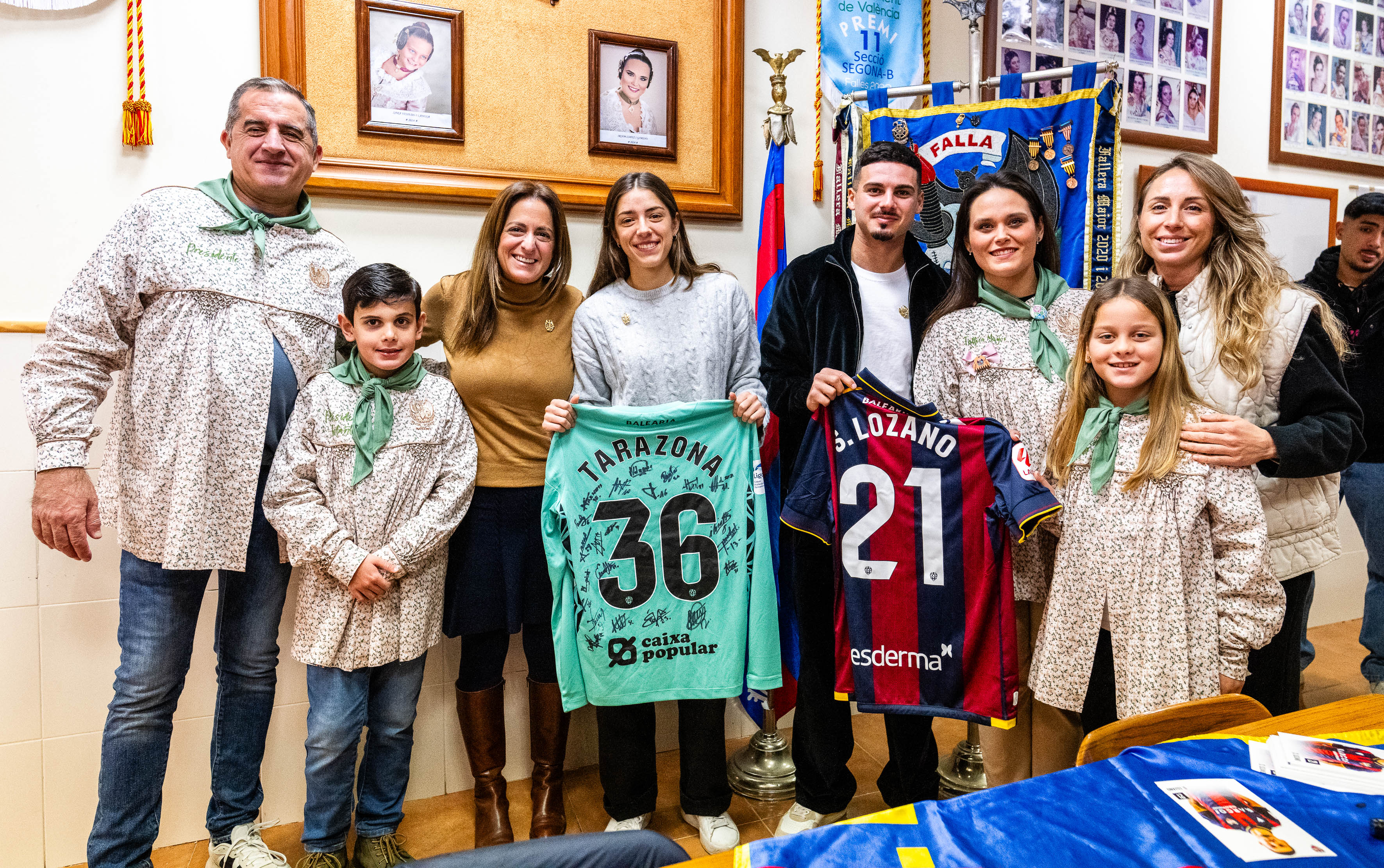 Imágenes de la visita de Sergio Lozano y Andrea Tarazona del Levante UD ...