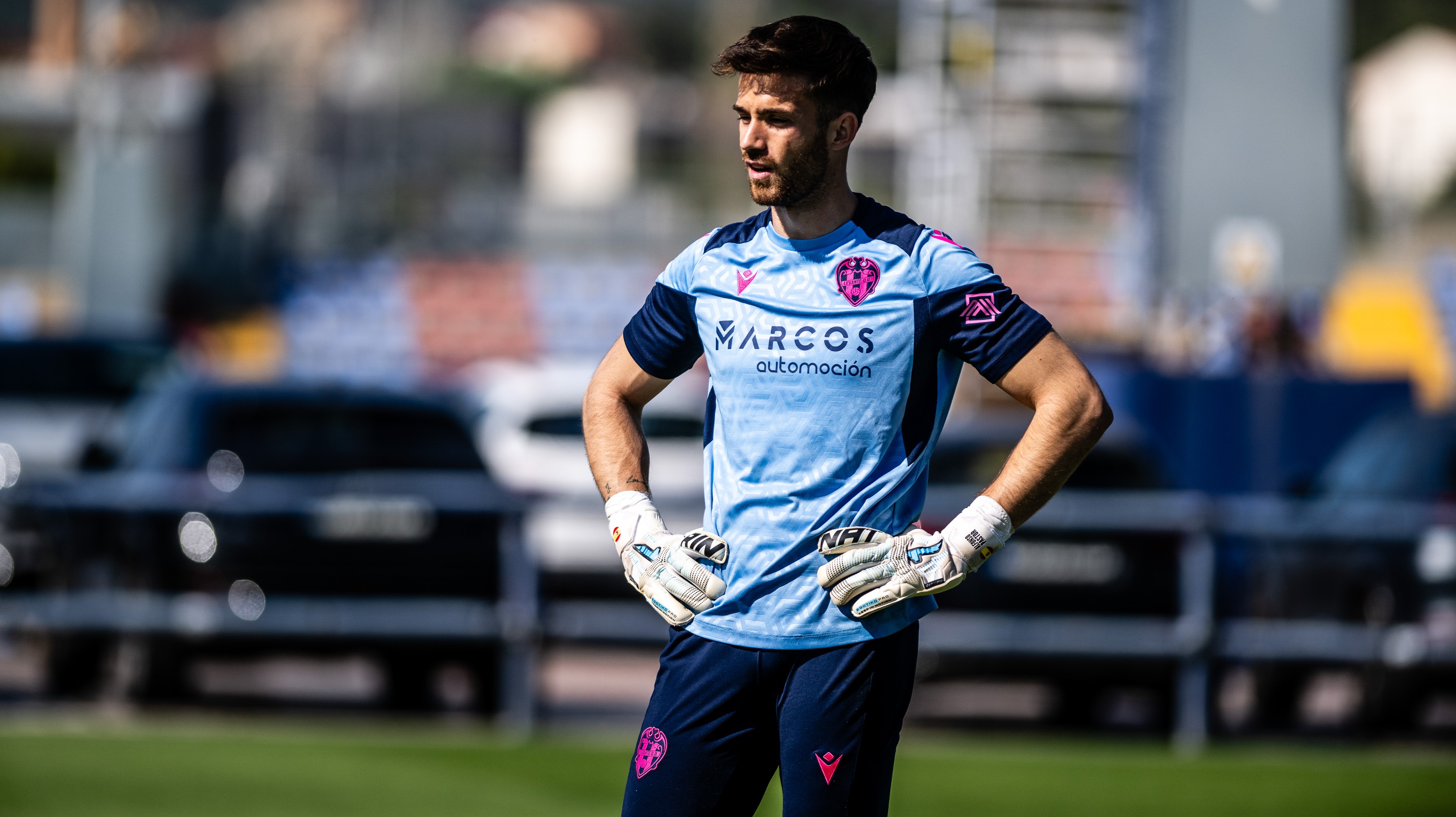 Alfonso Pastor renueva su vinculación con el Levante UD | Levante UD ...