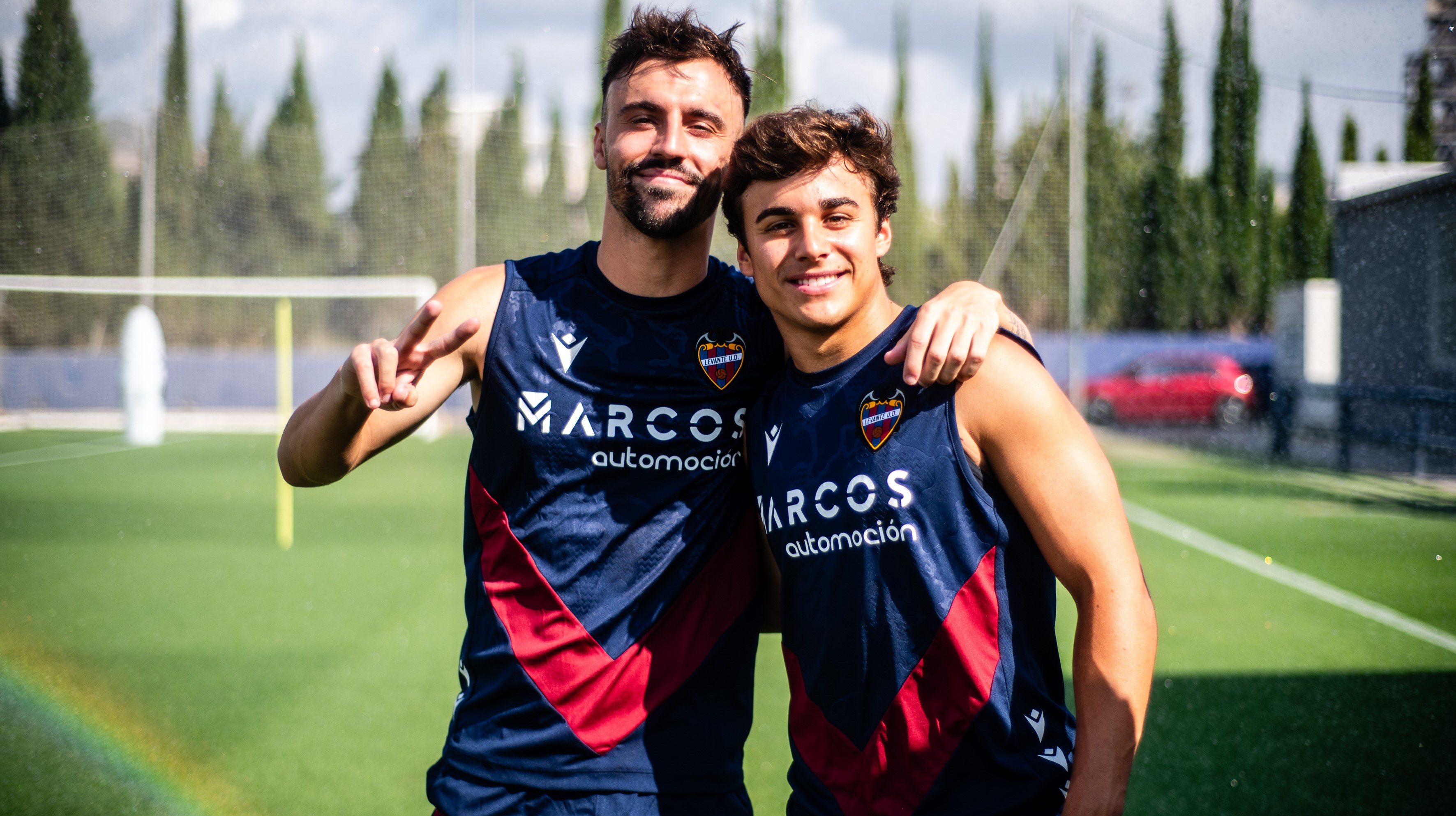 Carlos Álvarez se incorpora a los entrenamientos colectivos | Levante ...