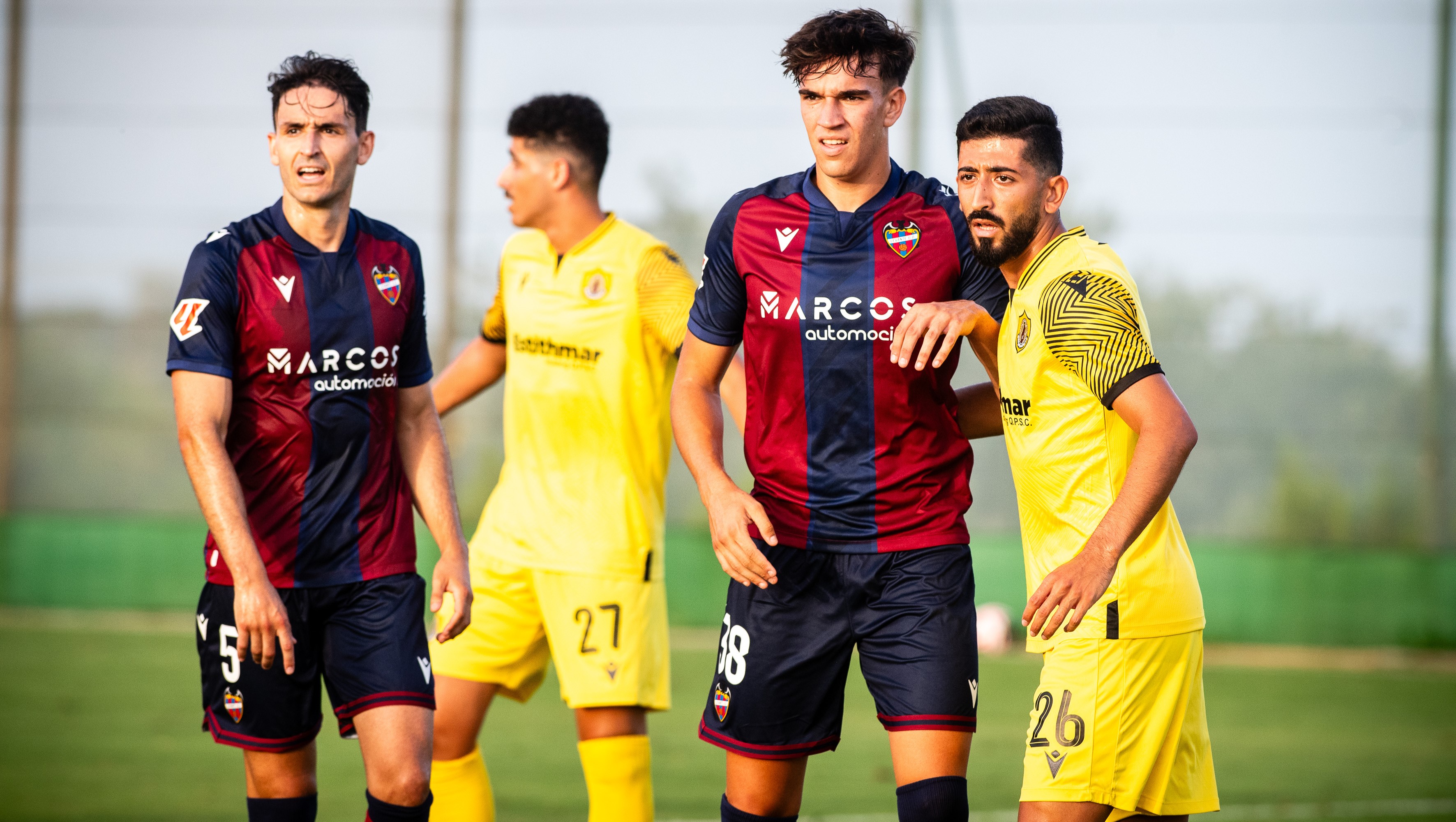 Levante UD will face Valencia CF tomorrow in a match broadcast by À ...