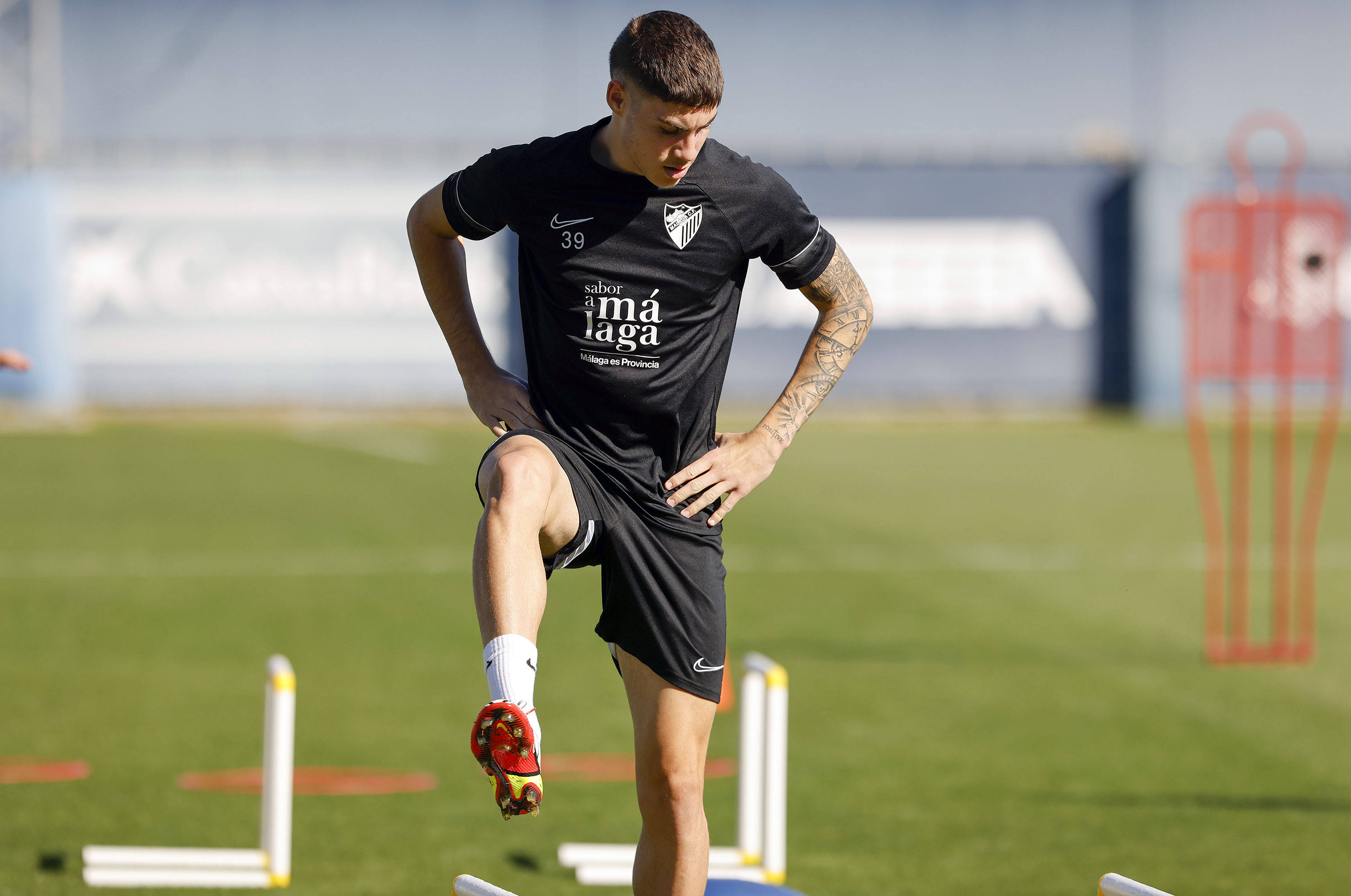 Roberto will continue with his growth at FC Barcelona | Málaga CF | Web ...