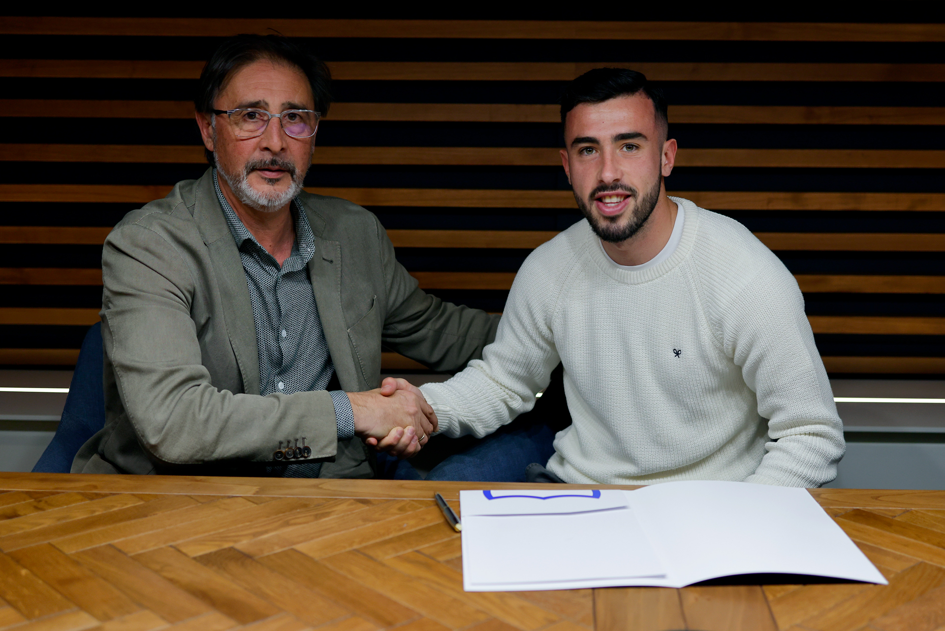 Carlos Puga, depth for the Blue and White right wing | Málaga CF | Web ...