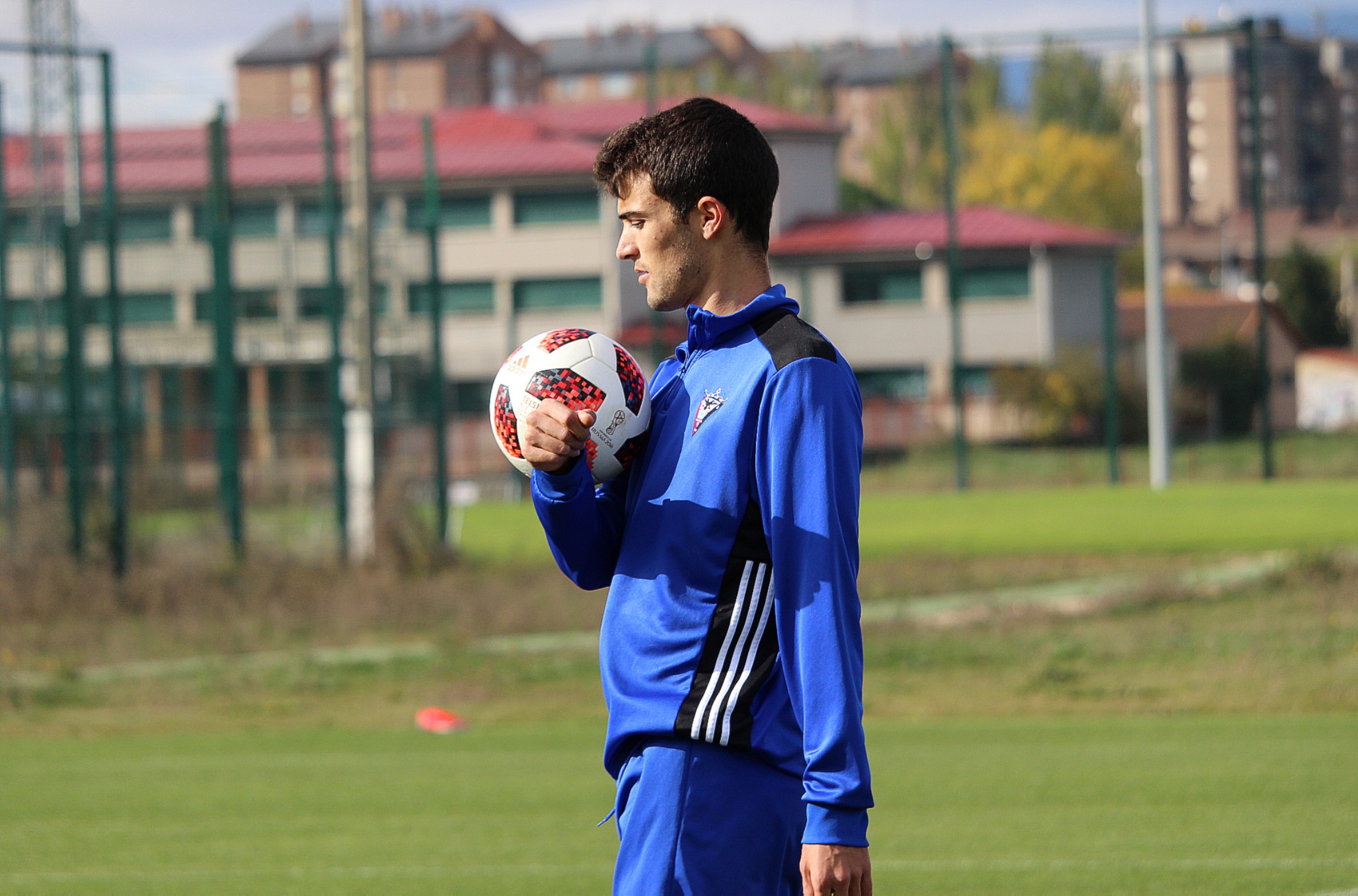 Claudio Medina se incorpora al grupo | CD Mirandés | Web Oficial