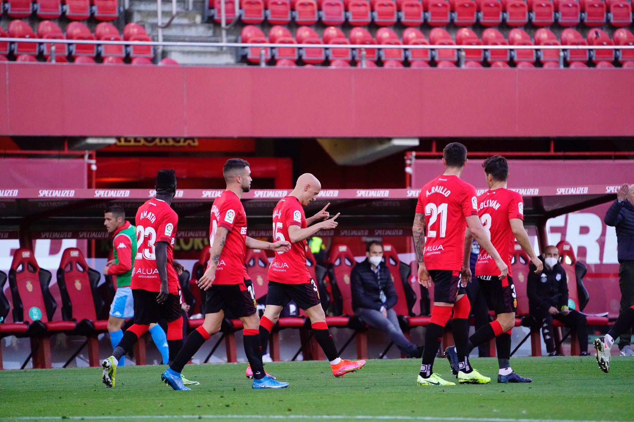 El RCD Mallorca vence en el Visit Mallorca Estadi al CD Lugo (2-0 ...