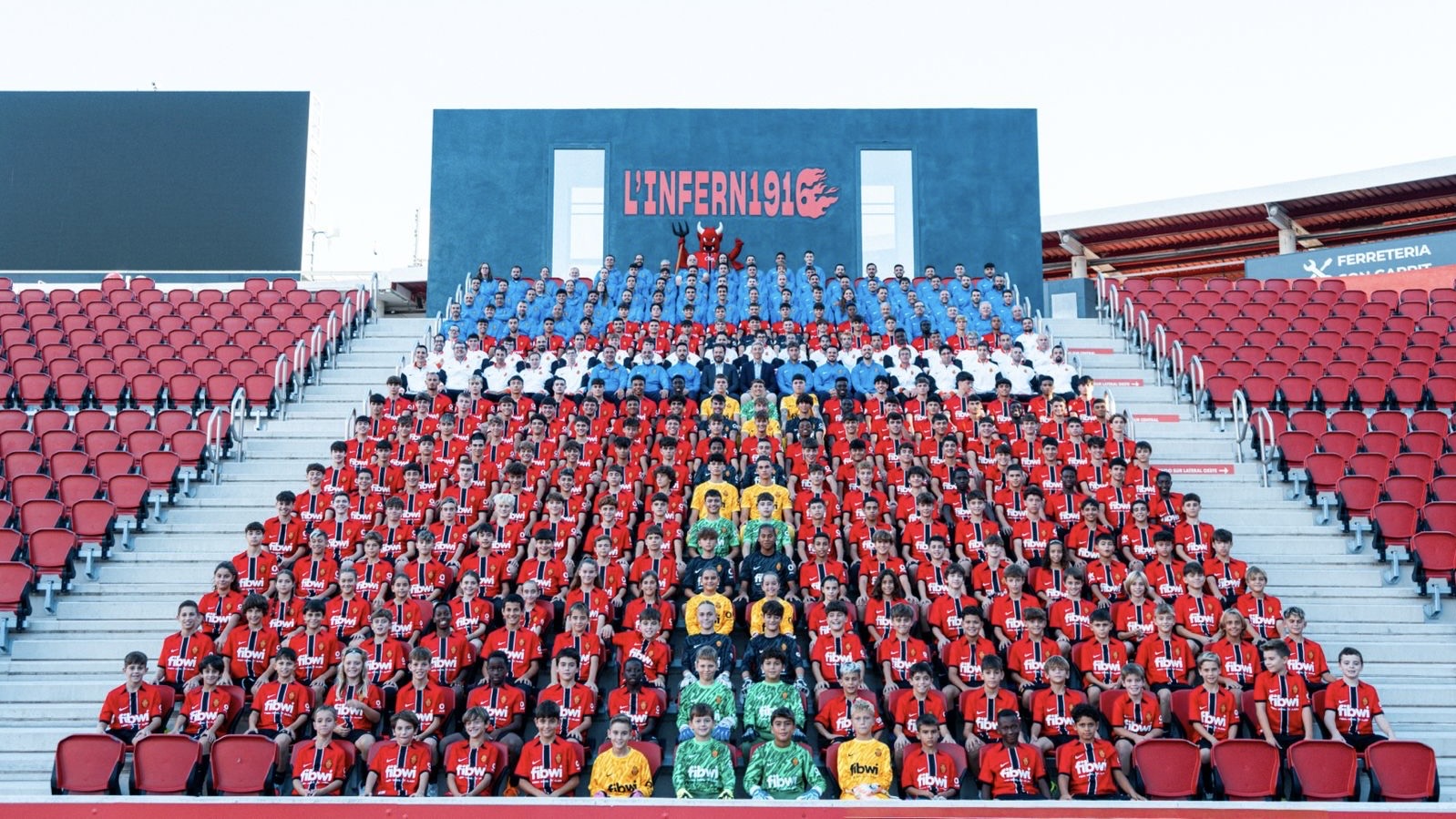 Los equipos del fútbol base del RCD Mallorca ya tienen foto oficial ...