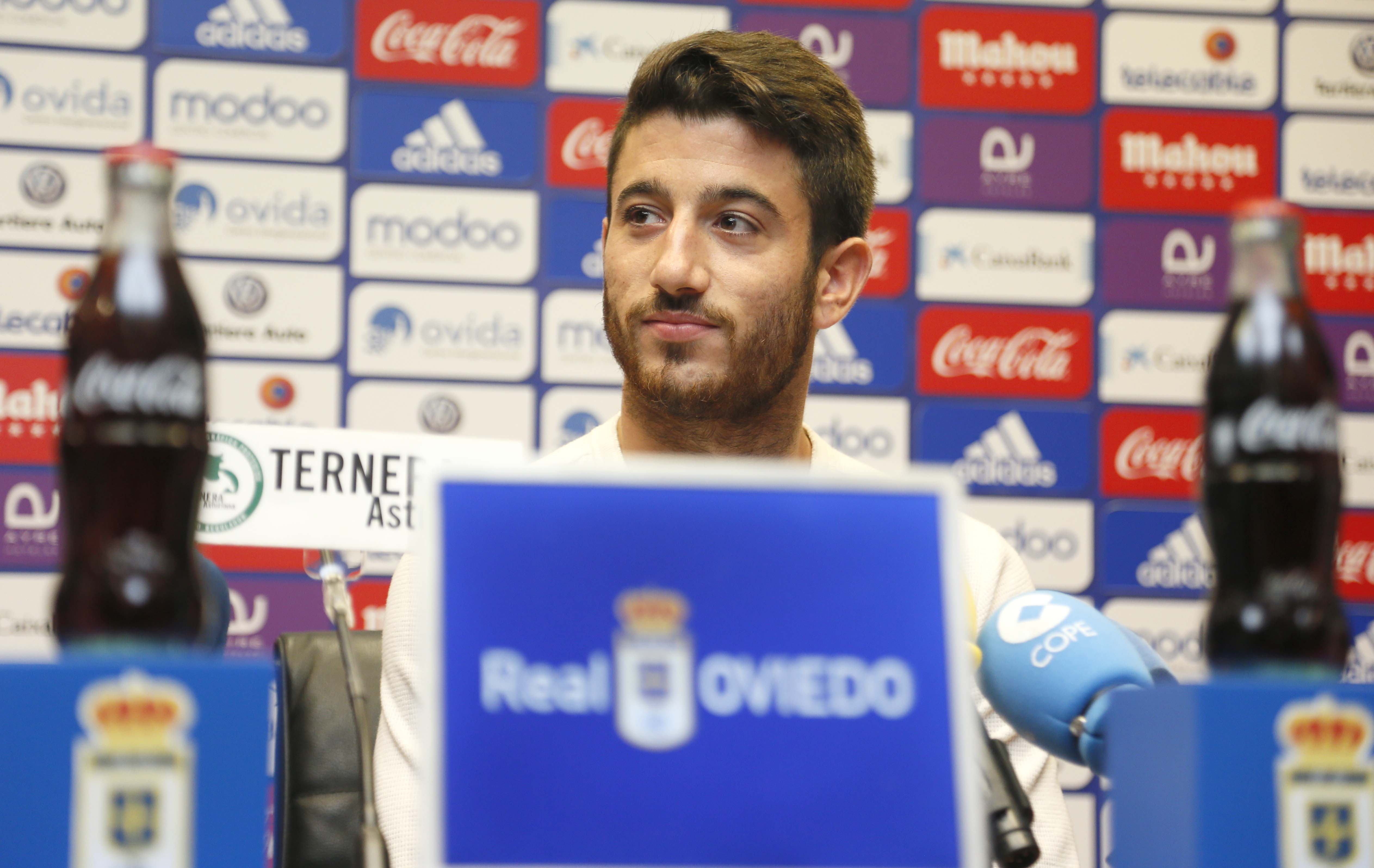 Presentación oficial de Nando | Real Oviedo | Web Oficial