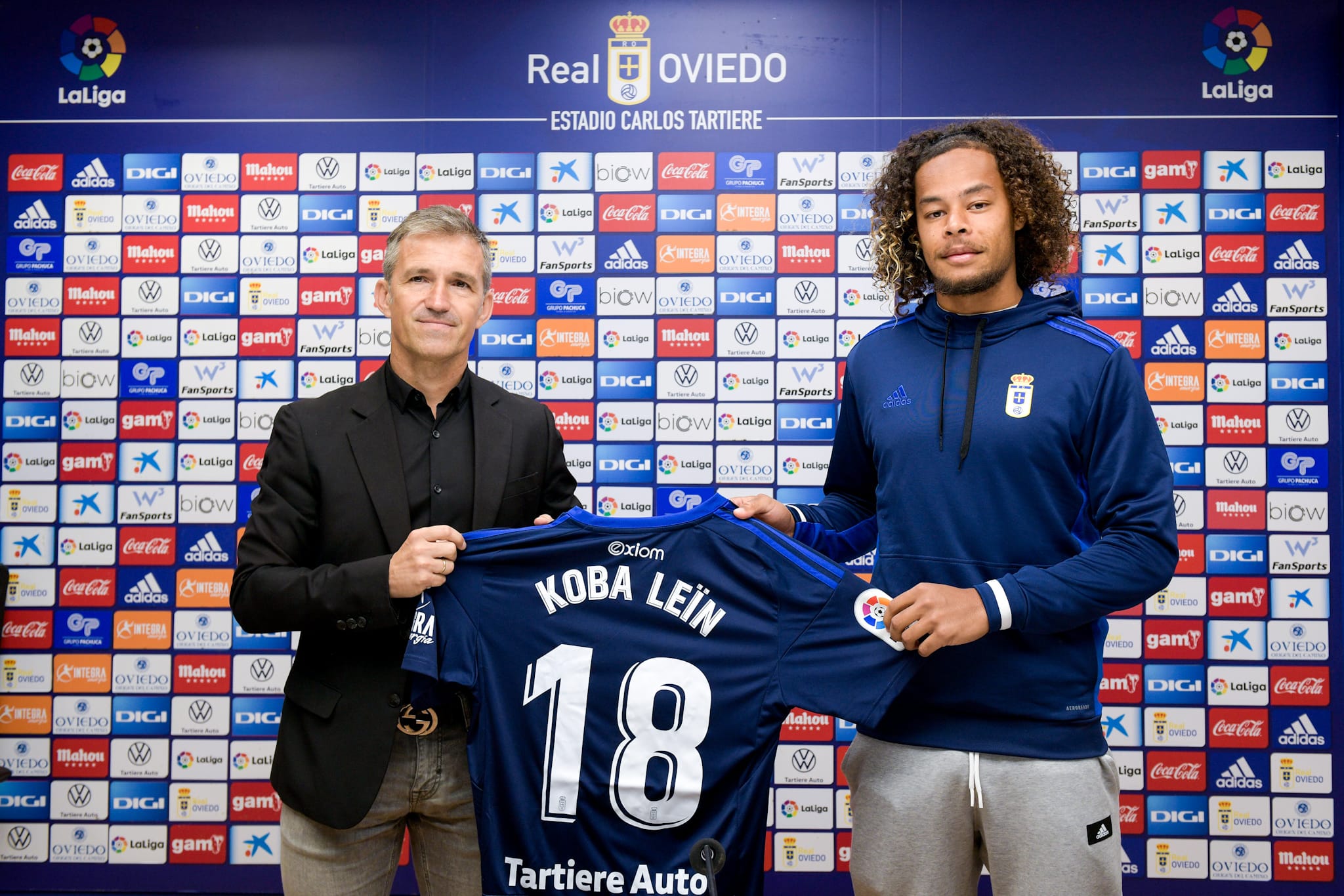 Presentación de Koba Koindredi | Real Oviedo | Web Oficial