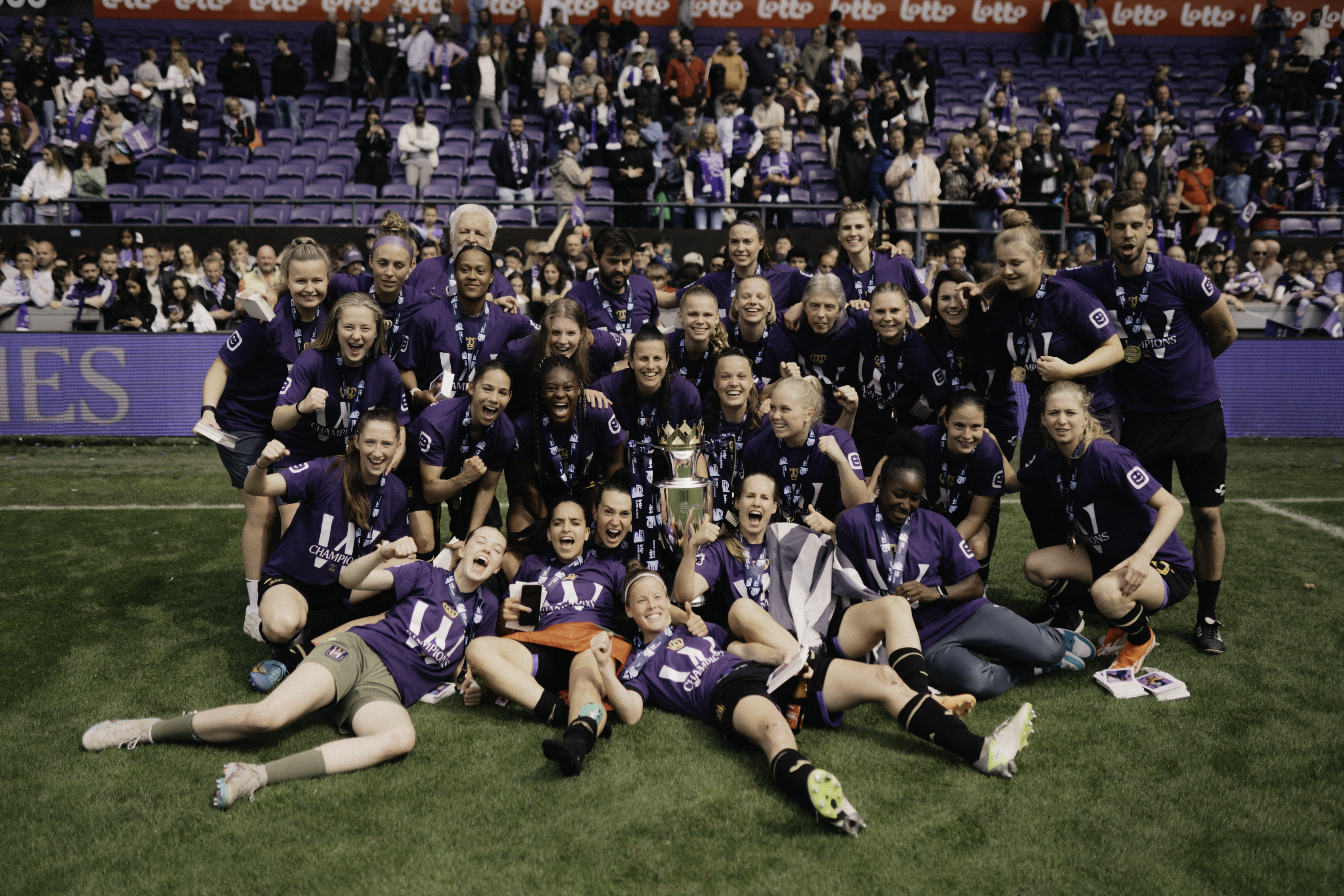 RSC Anderlecht kroont zich tot kampioen van de Lotto Super League | Pro ...