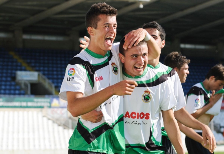 El Racing B sigue adelante en la fase de ascenso a Segunda B | Real ...
