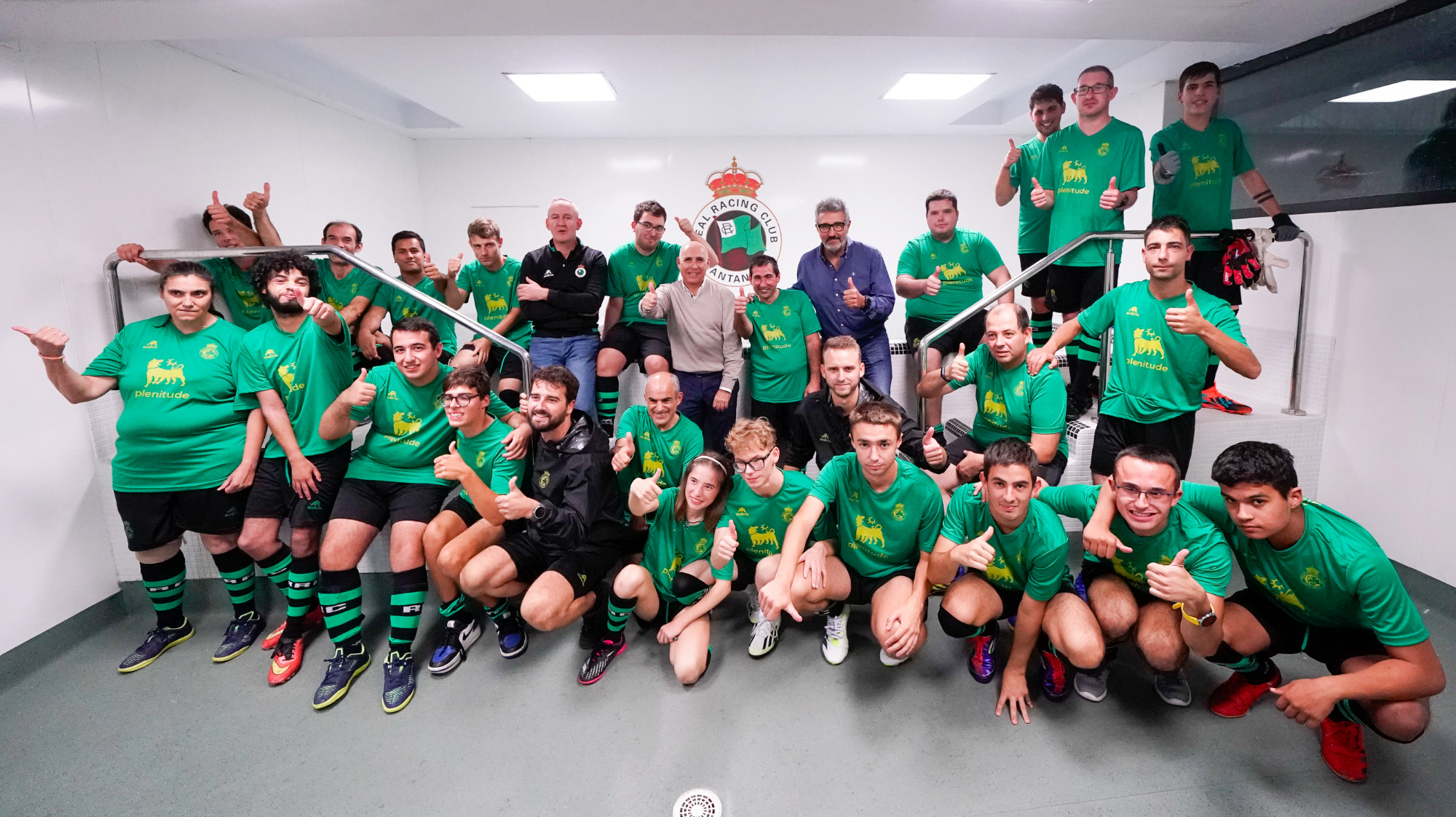 Primer entrenamiento del Racing de cara a su presencia en LaLiga ...