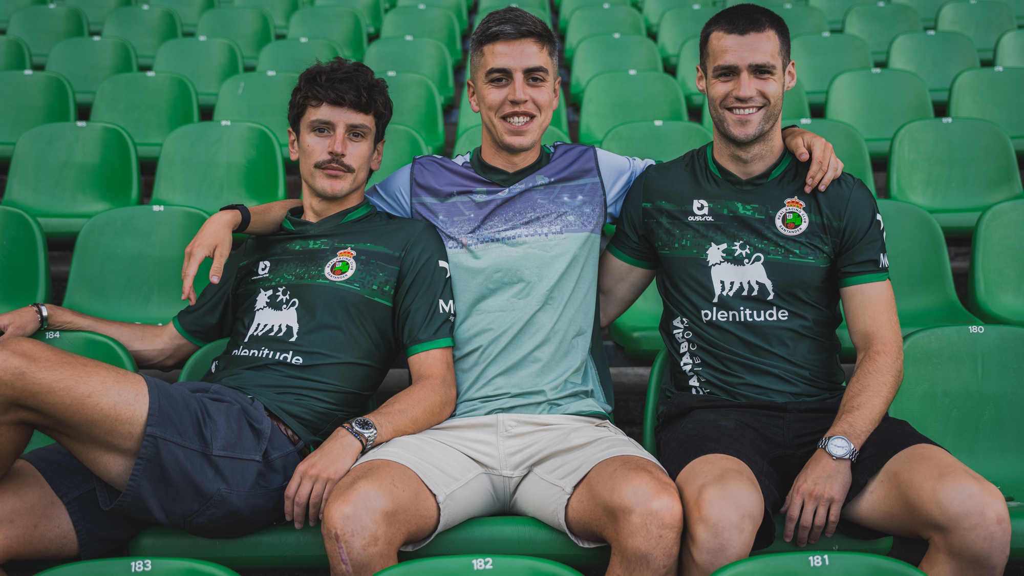 El escudo y la afición, junto al corazón, en la segunda equipación del ...