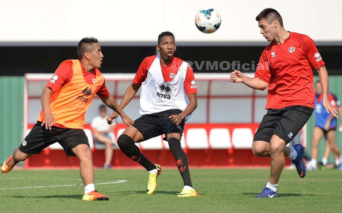 Ultimando detalles cara al Calderón | Rayo Vallecano | Web Oficial