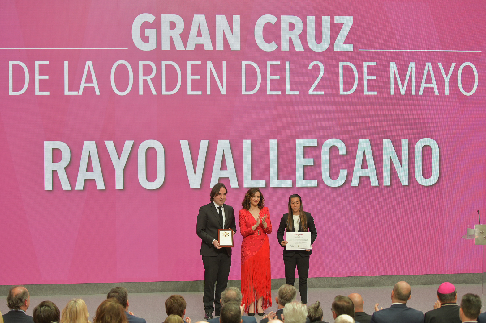 Rayo Vallecano de Madrid, condecorado con la Gran Cruz de la Orden del ...