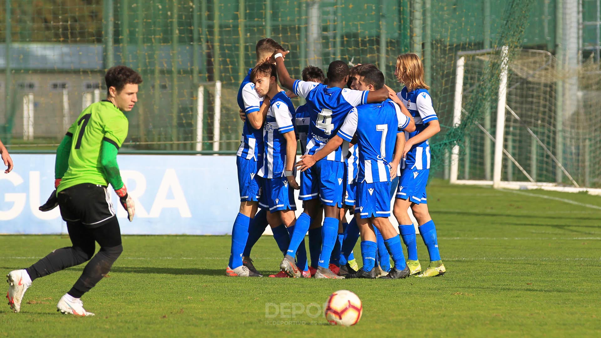 El Juvenil B vence al Victoria CF y amplía su ventaja en el liderato ...