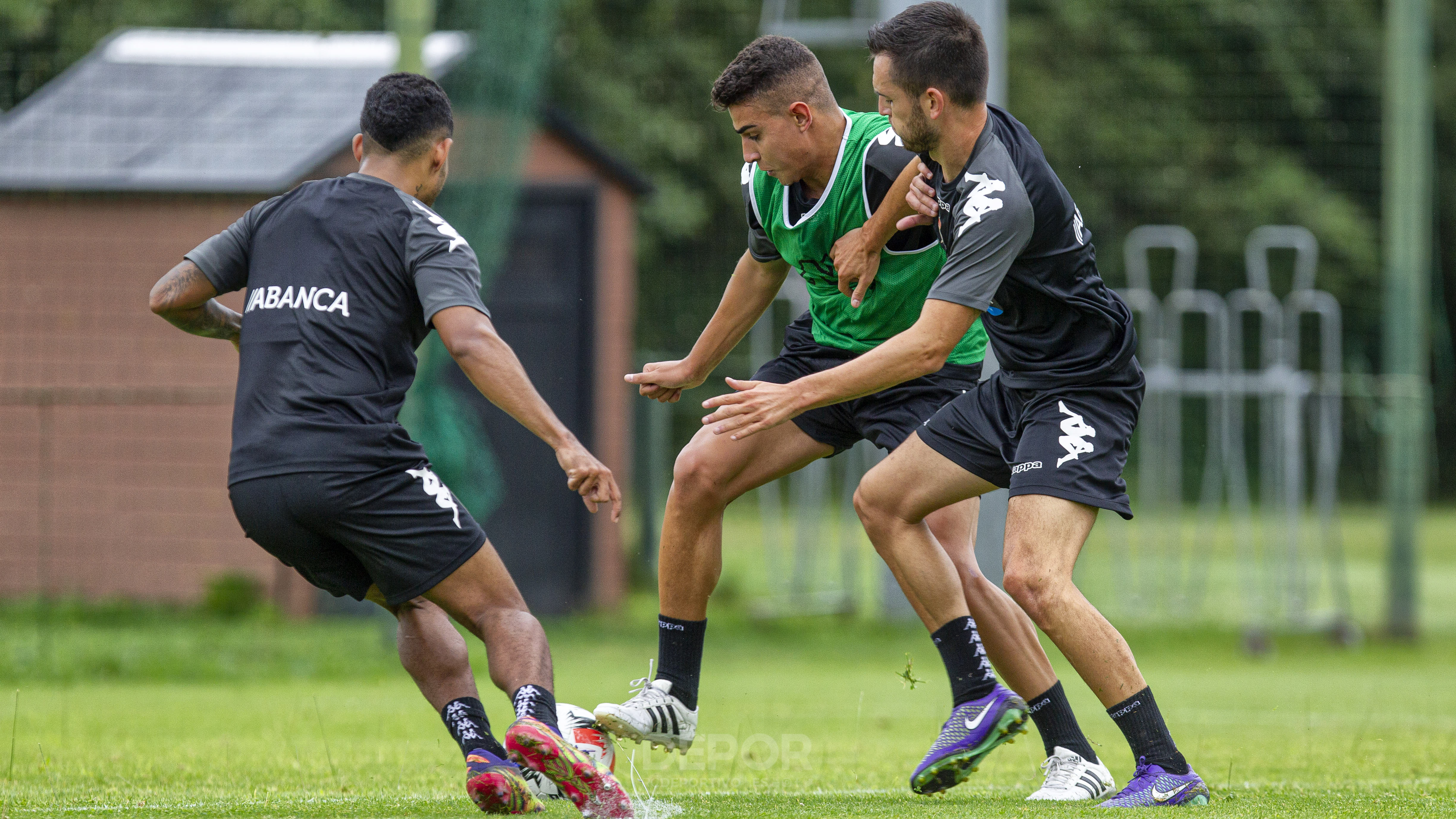 Brais Val se unió esta mañana a los juveniles campeones de España que ...