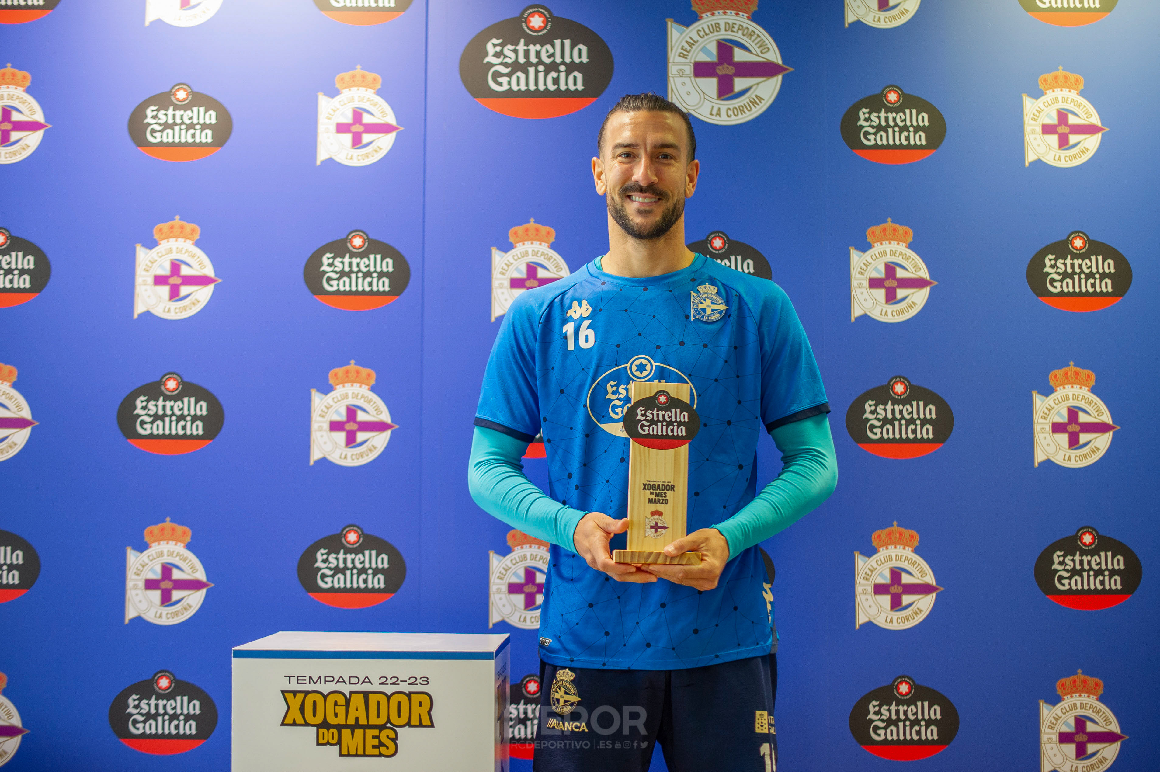Pablo Martínez repite como Jugador Estrella Galicia de marzo en el Dépor | RCDeportivo | Página ...