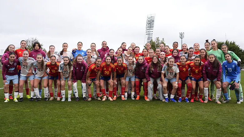 Antía Veiga y Claudia Sande ponen fin a una semana de trabajo en Las ...
