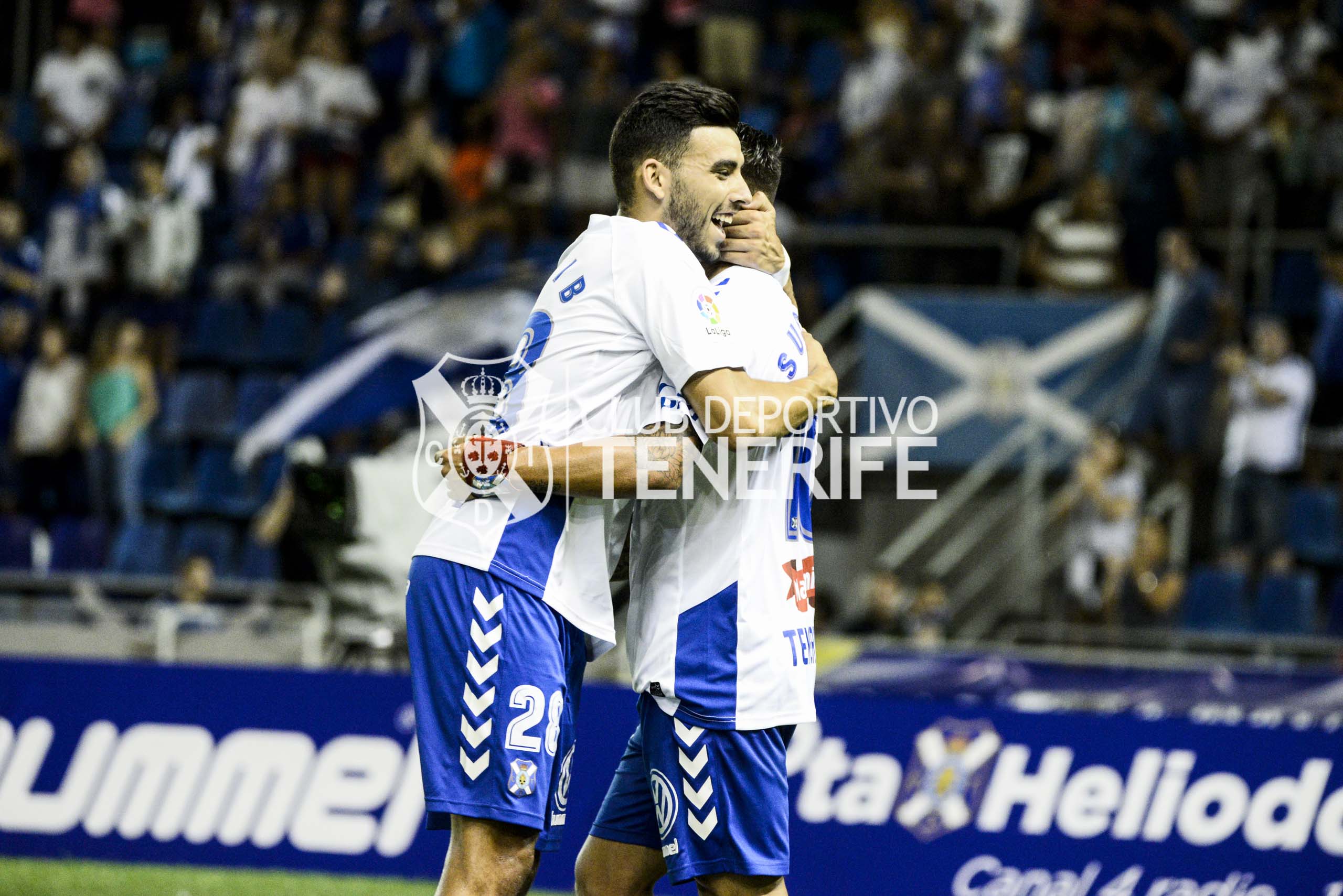 Nadjib, en Bota Heliodoro | CD Tenerife | Web Oficial