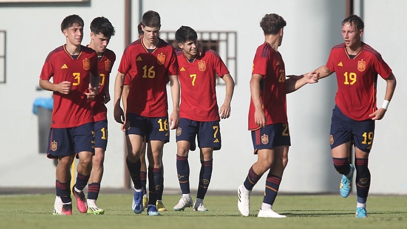Arnu completa el Torneo 4 Naciones con la sub18 | Real Valladolid CF | Web Oficial