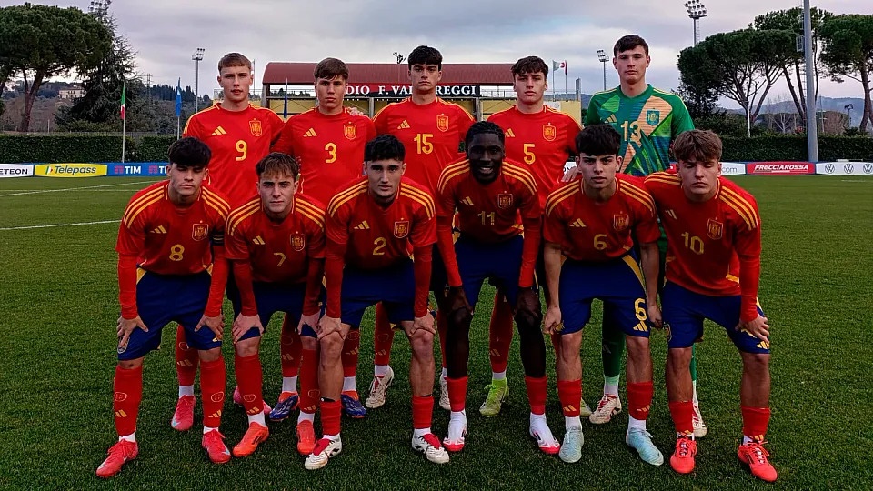 Arnu suma minutos con España sub18 | Real Valladolid CF | Web Oficial